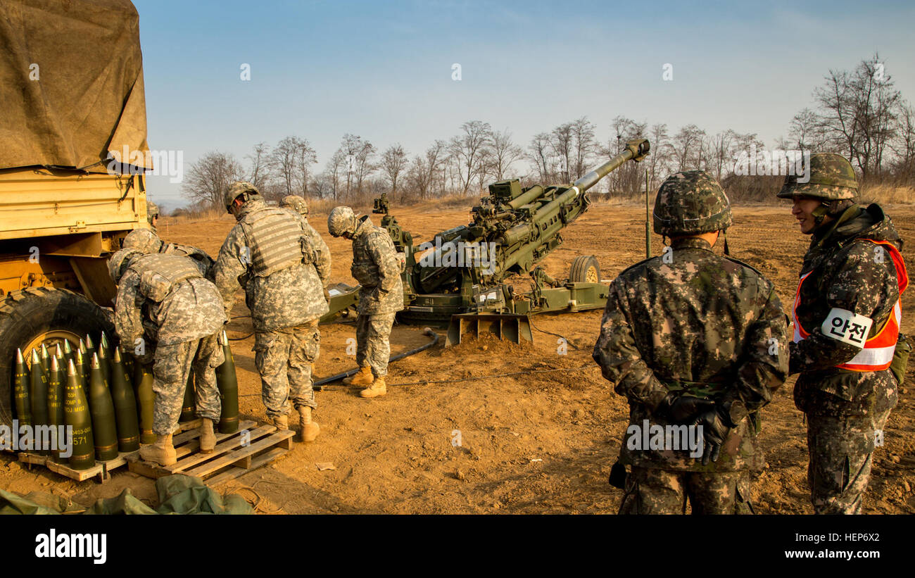 Republic of Korea(ROK) Army Soldiers observe U.S. Army Soldiers ...