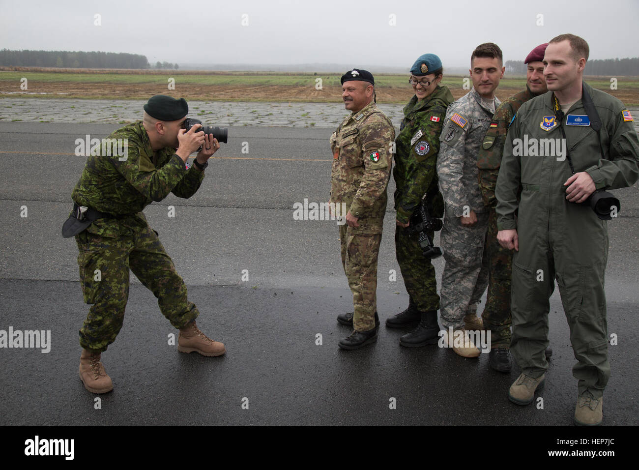 Canada airborne forces hi-res stock photography and images - Alamy
