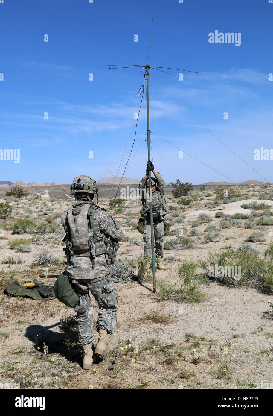 U.S. Army Soldiers from Bravo Battery, 3rd Battalion, 13th Field ...