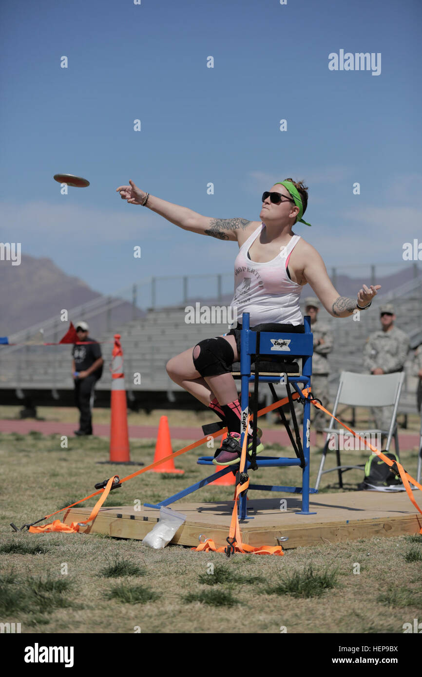 Womans discus hi-res stock photography and images - Alamy