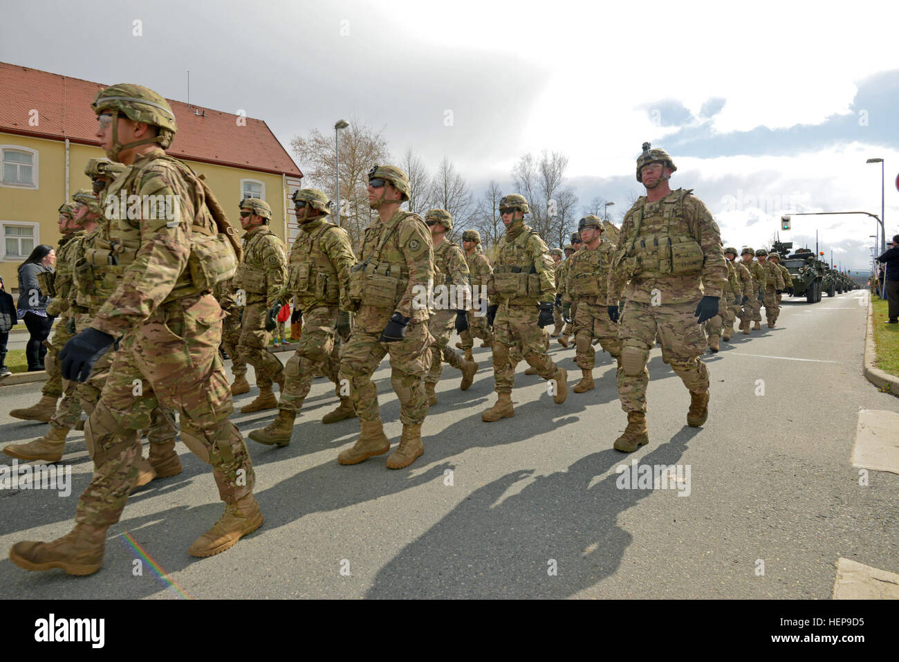 Soldiers with 3rd Squadron, 2nd Cavalry Regiment parade through Rose ...