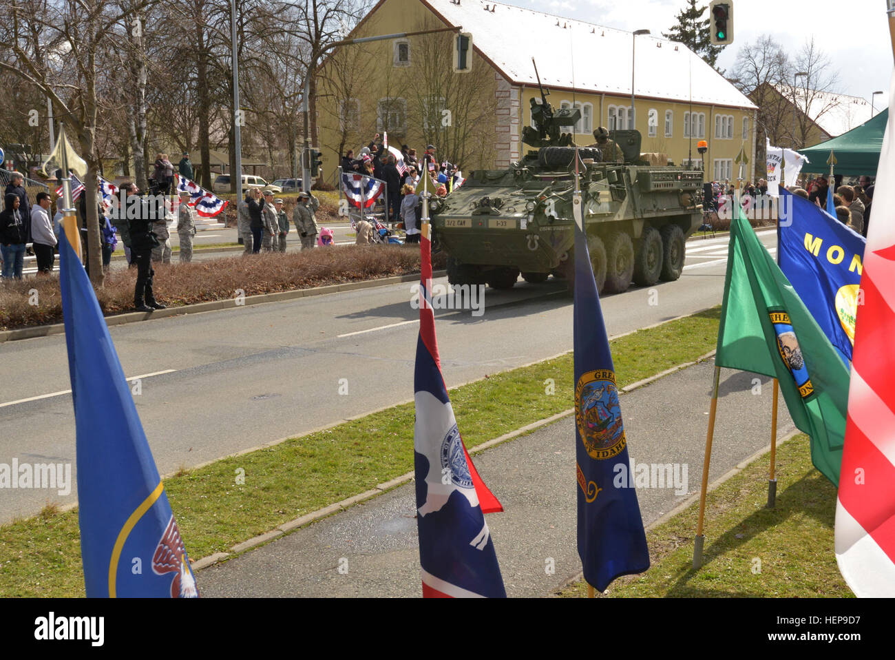 Soldiers with 3rd Squadron, 2nd Cavalry Regiment parade through Rose ...