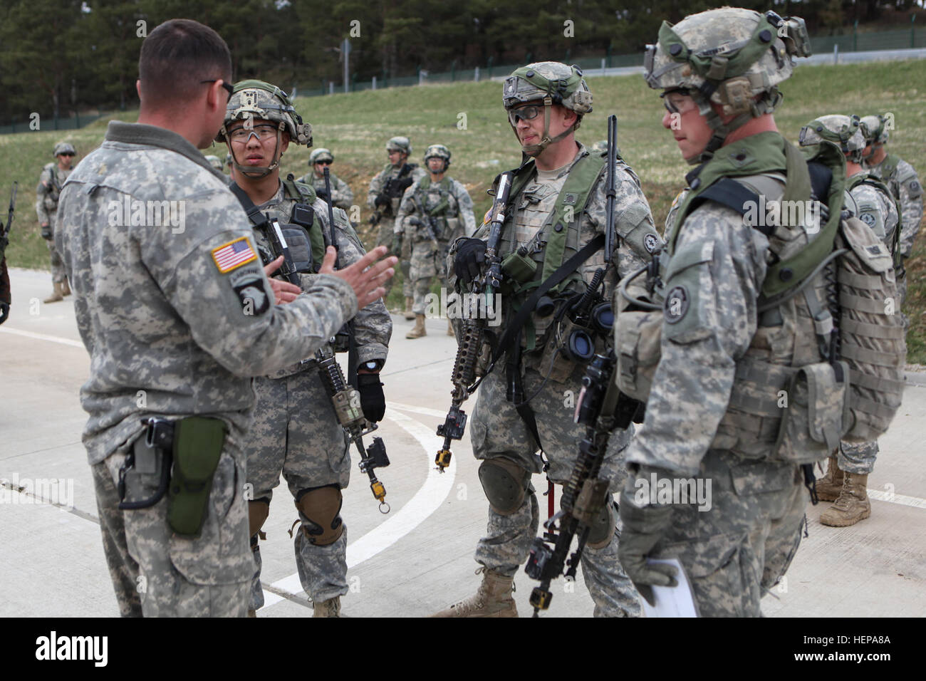 U.S. Soldiers assigned to 2nd Battalion, 159th Aviation Regiment ...