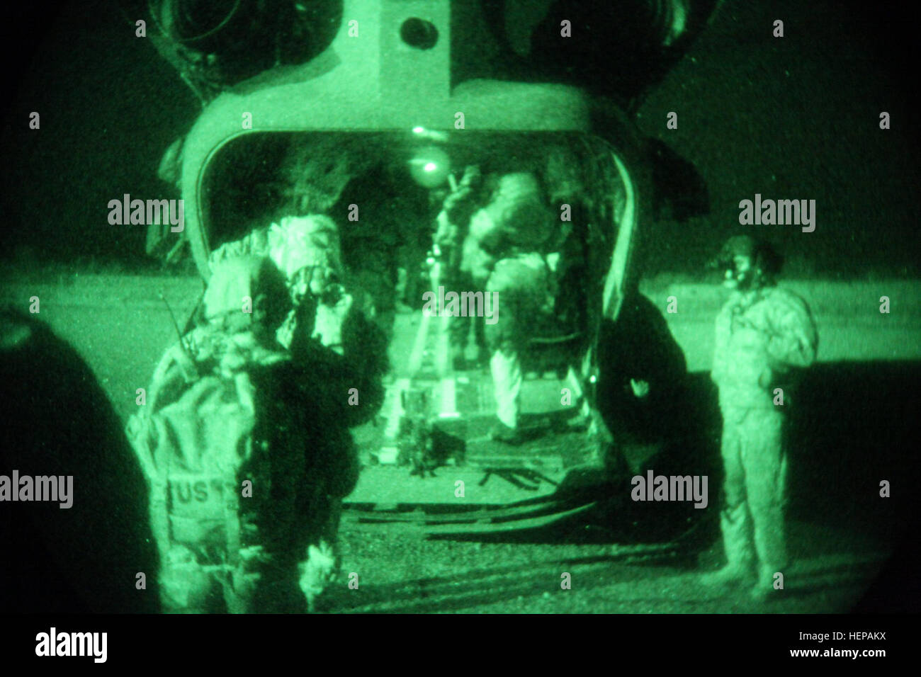 U.S. Army soldiers with 1st Battalion, 6th Field Artillery Regiment ...
