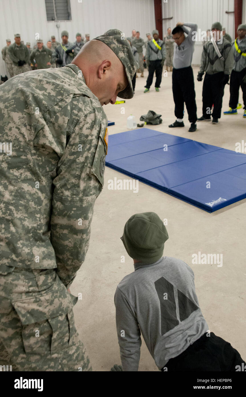 Cadre demonstrate proper form for the pushup event before Best Warriors ...
