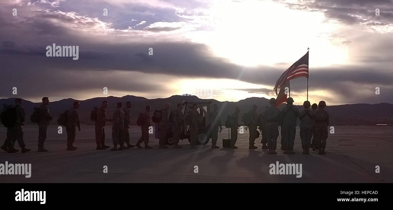 Mobilizing troops hi-res stock photography and images - Alamy