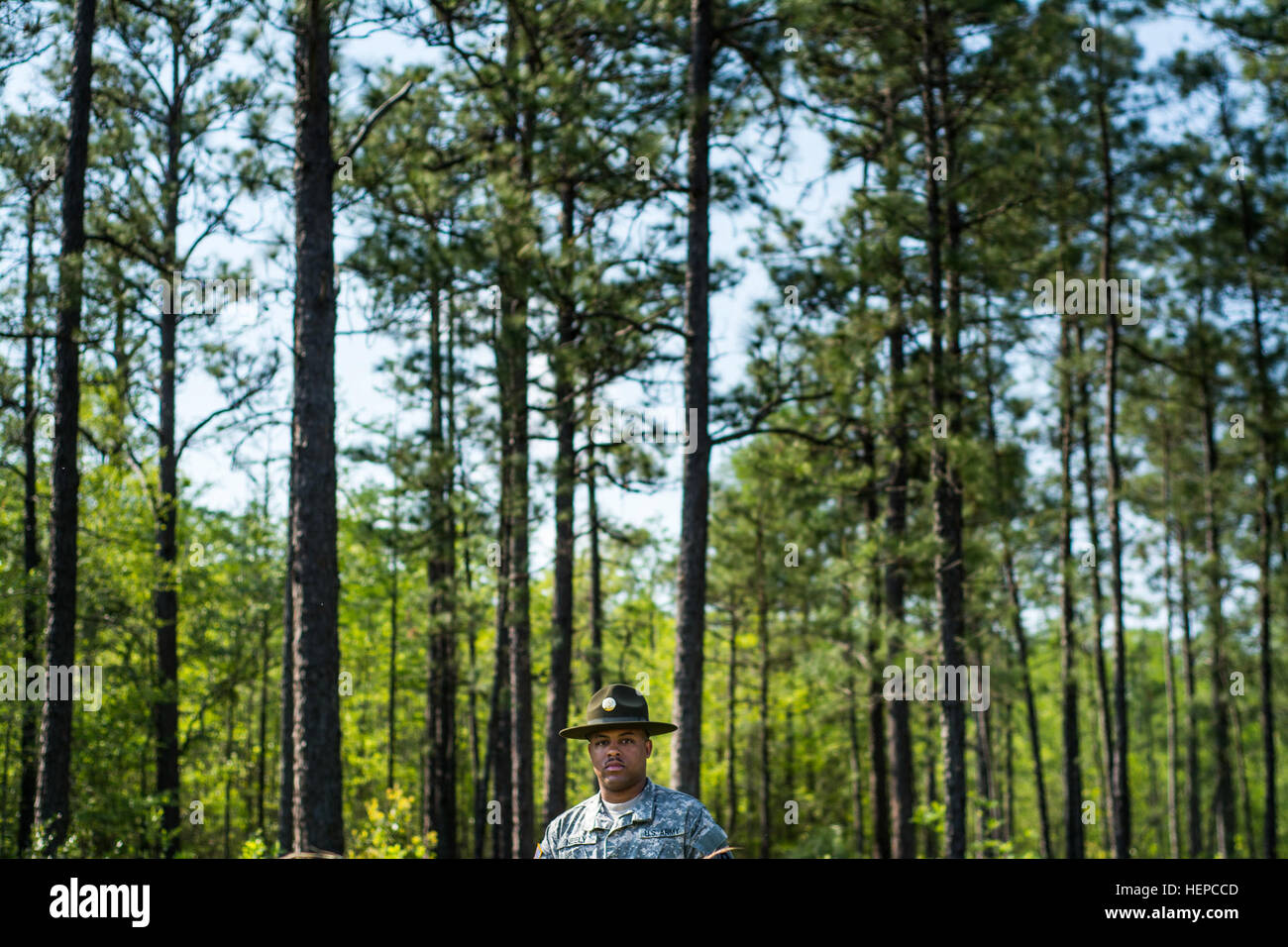 Sgt. 1st Class Ryan Neely, of Louisville, Ky., U.S. Army Reserve drill ...
