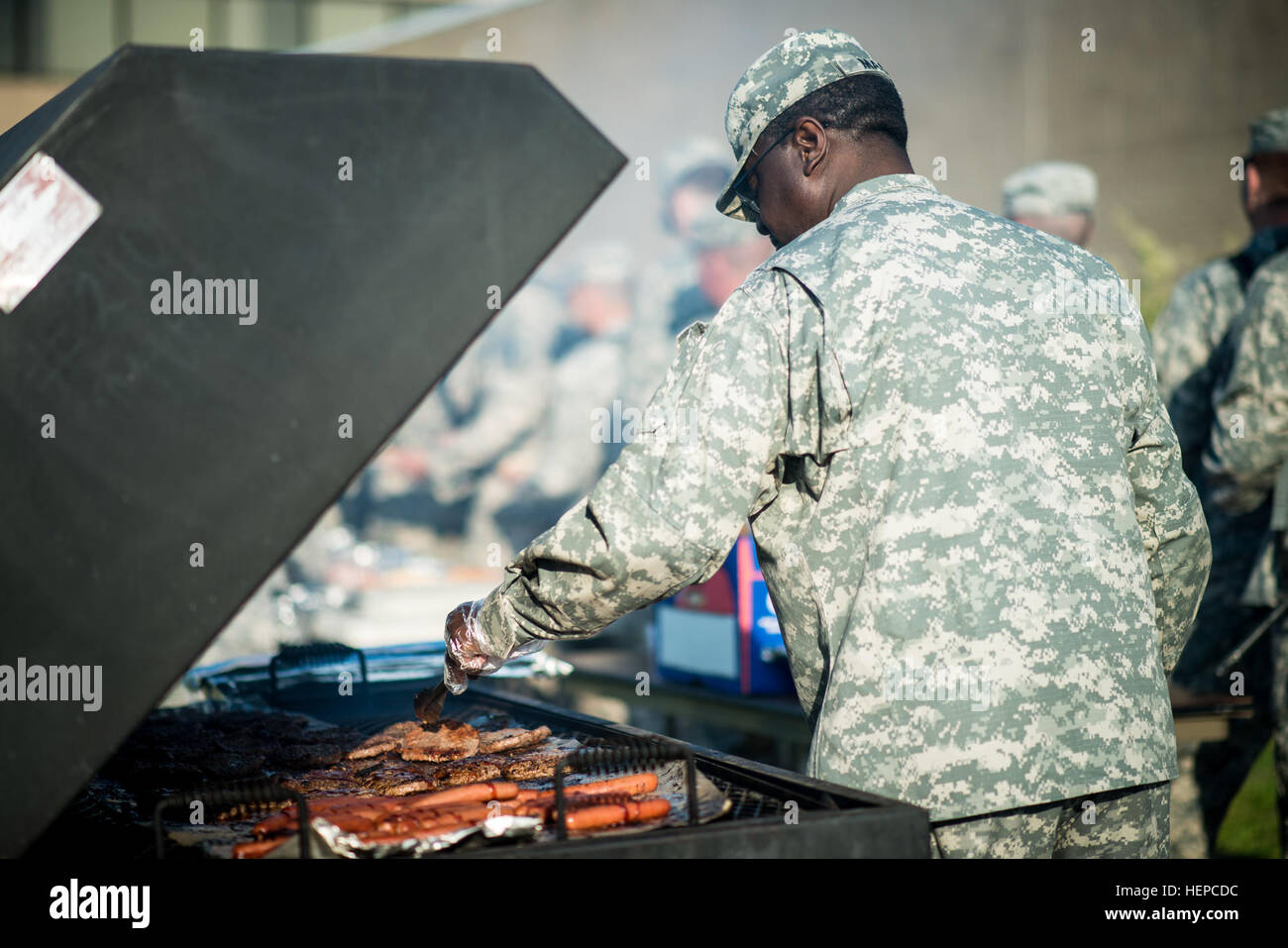 U s army food service specialist hi-res stock photography and images ...