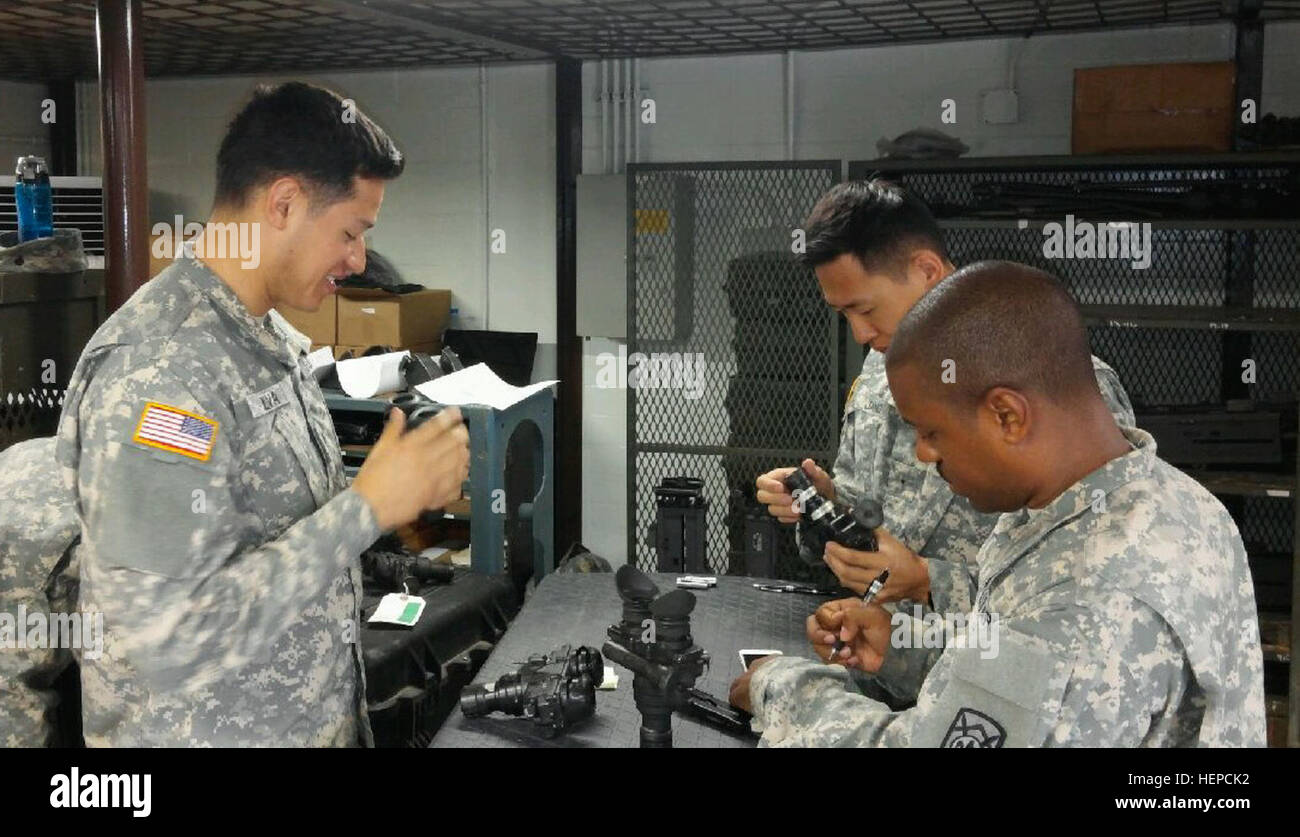Army repairs division hi-res stock photography and images - Alamy