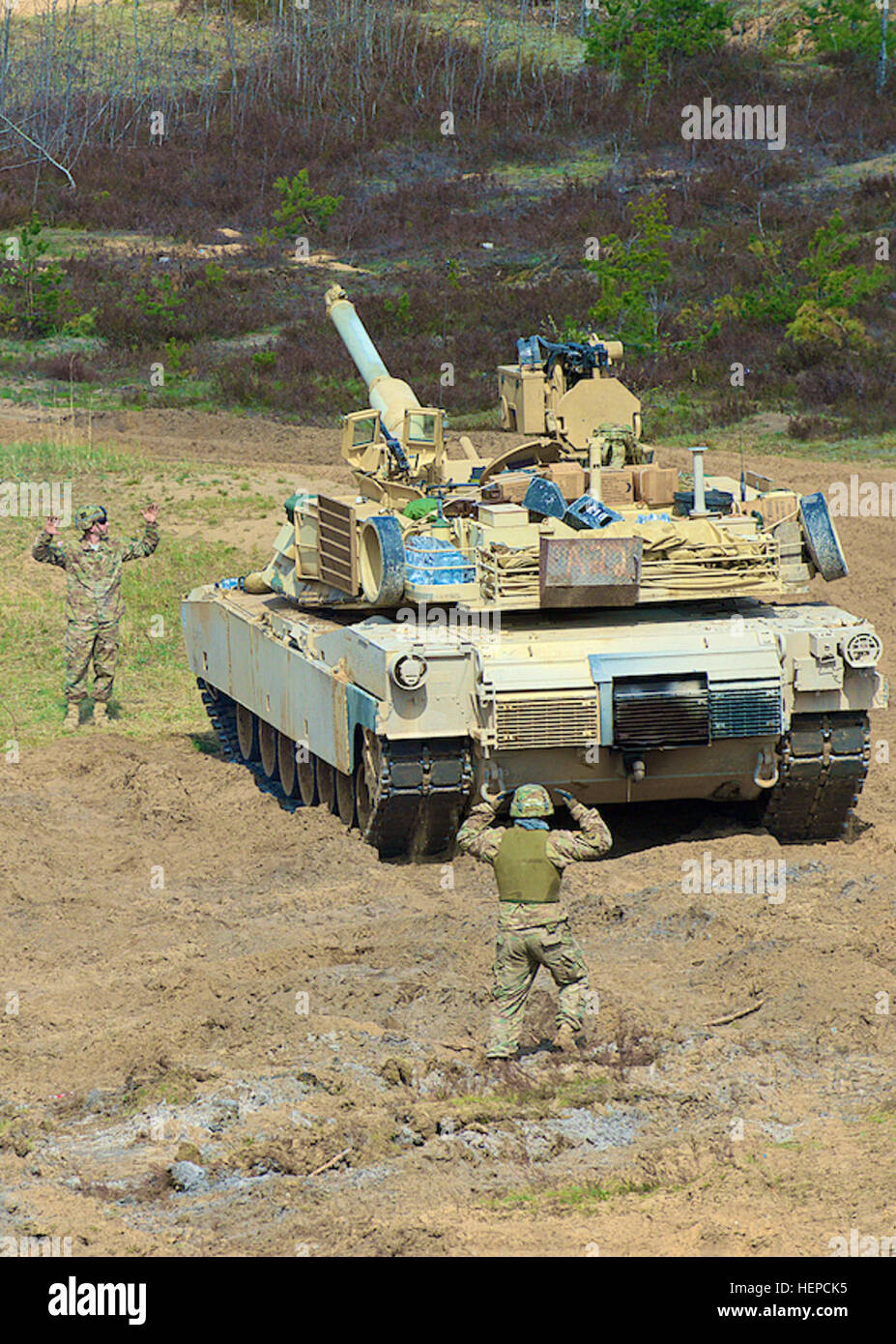 Armor crewmen from C Company, 2nd Battalion, 7th Infantry Regiment, 1st ...