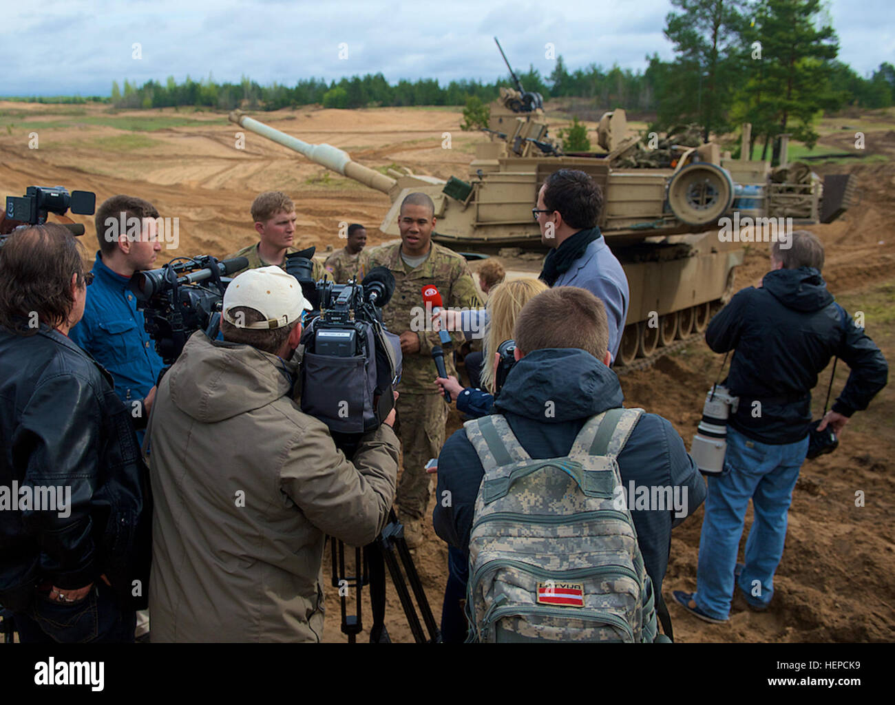 From right, Armor Crewmen Spcs. Joseph Williams and Justin Hyde, C ...