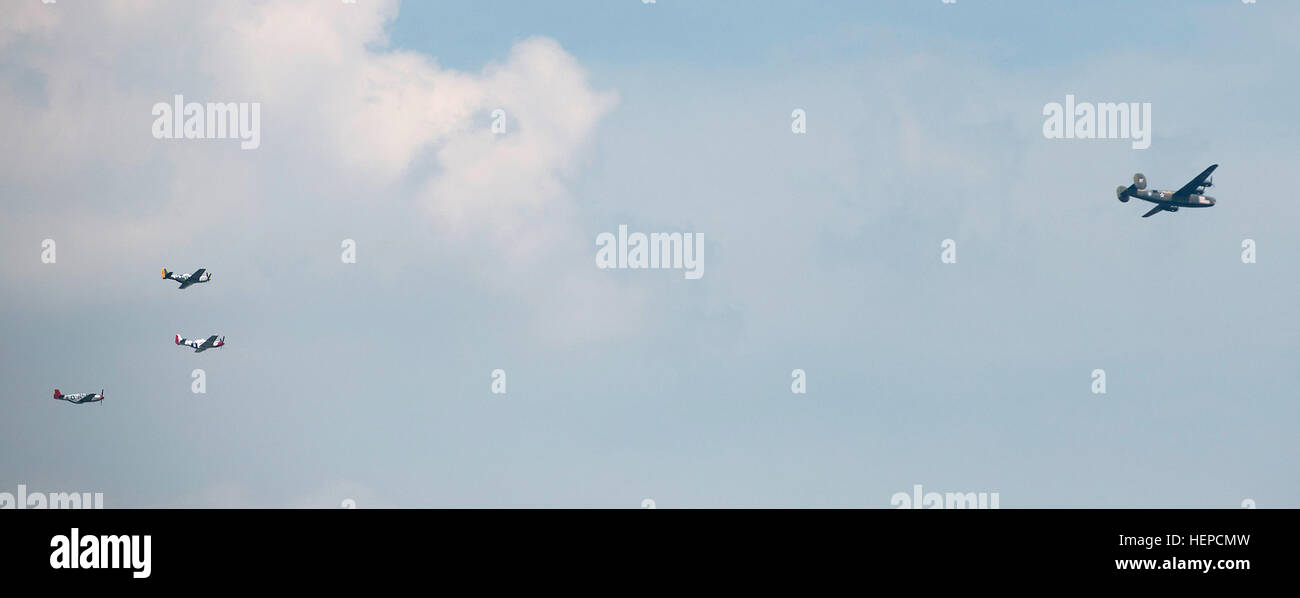 World War II-era planes fly over Washington on the anniversary of ...