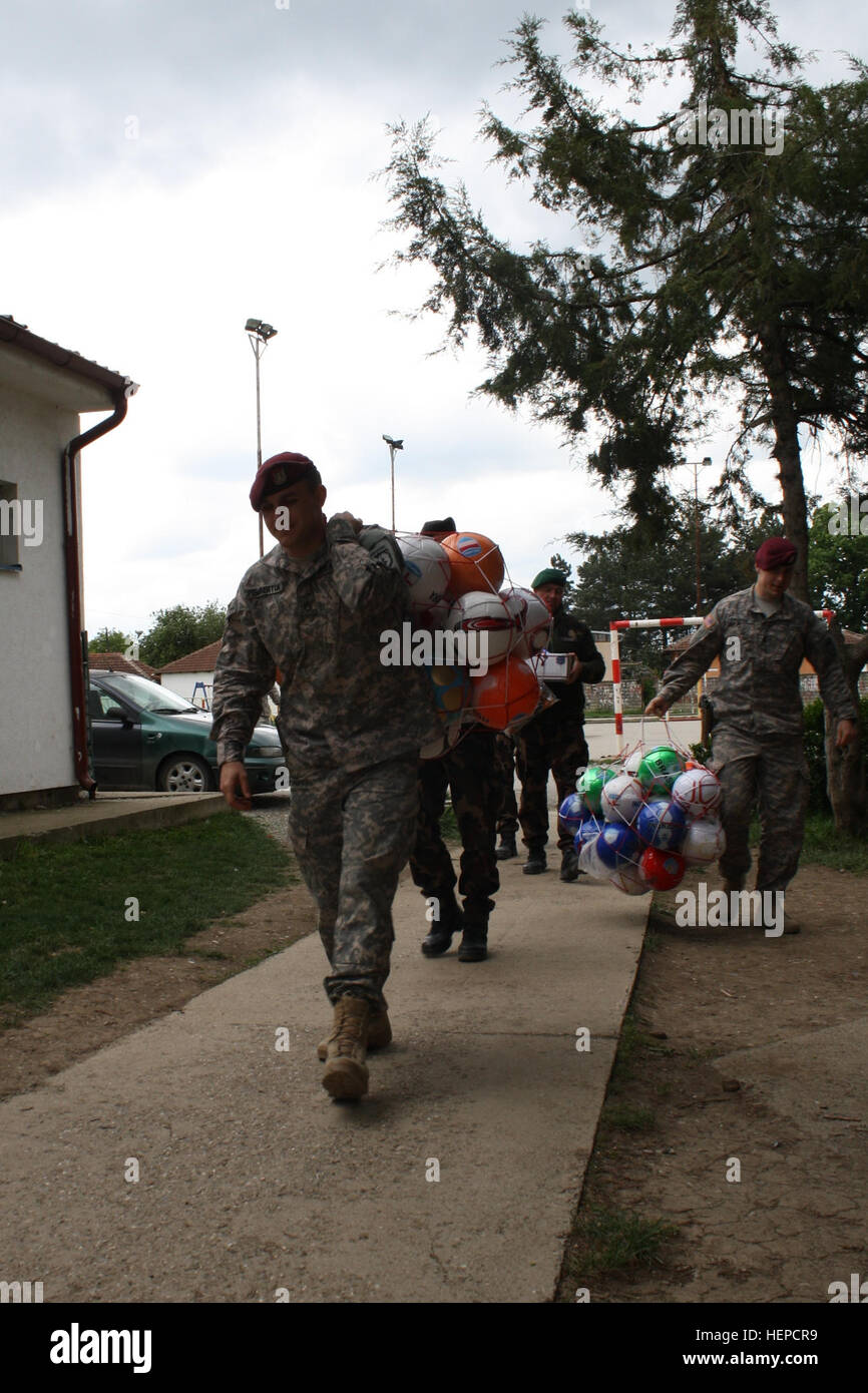 U.S. Army Staff Sgt. Thomas Pemberton, an intel noncommissioned officer ...