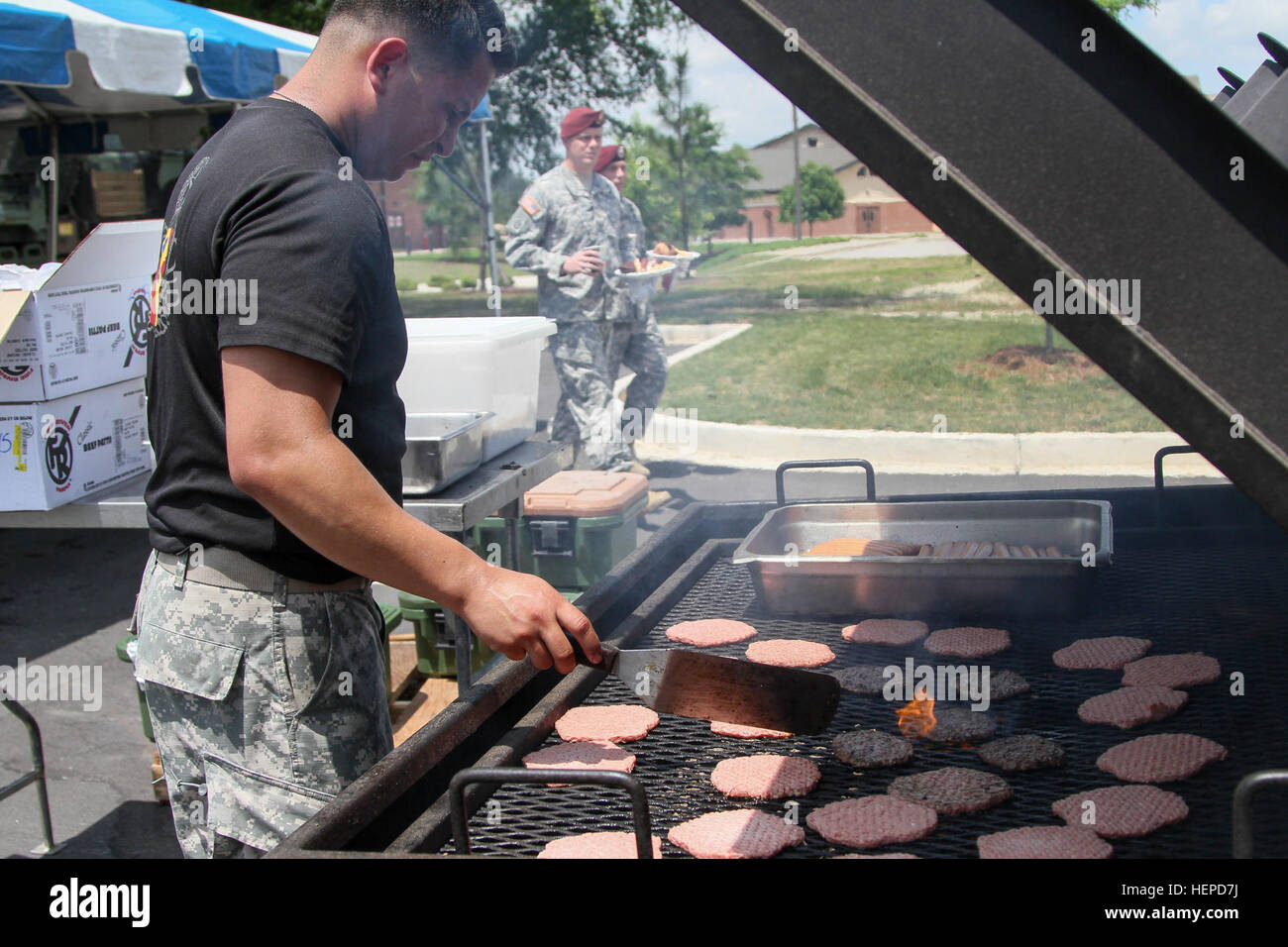 War time food service hi-res stock photography and images - Alamy