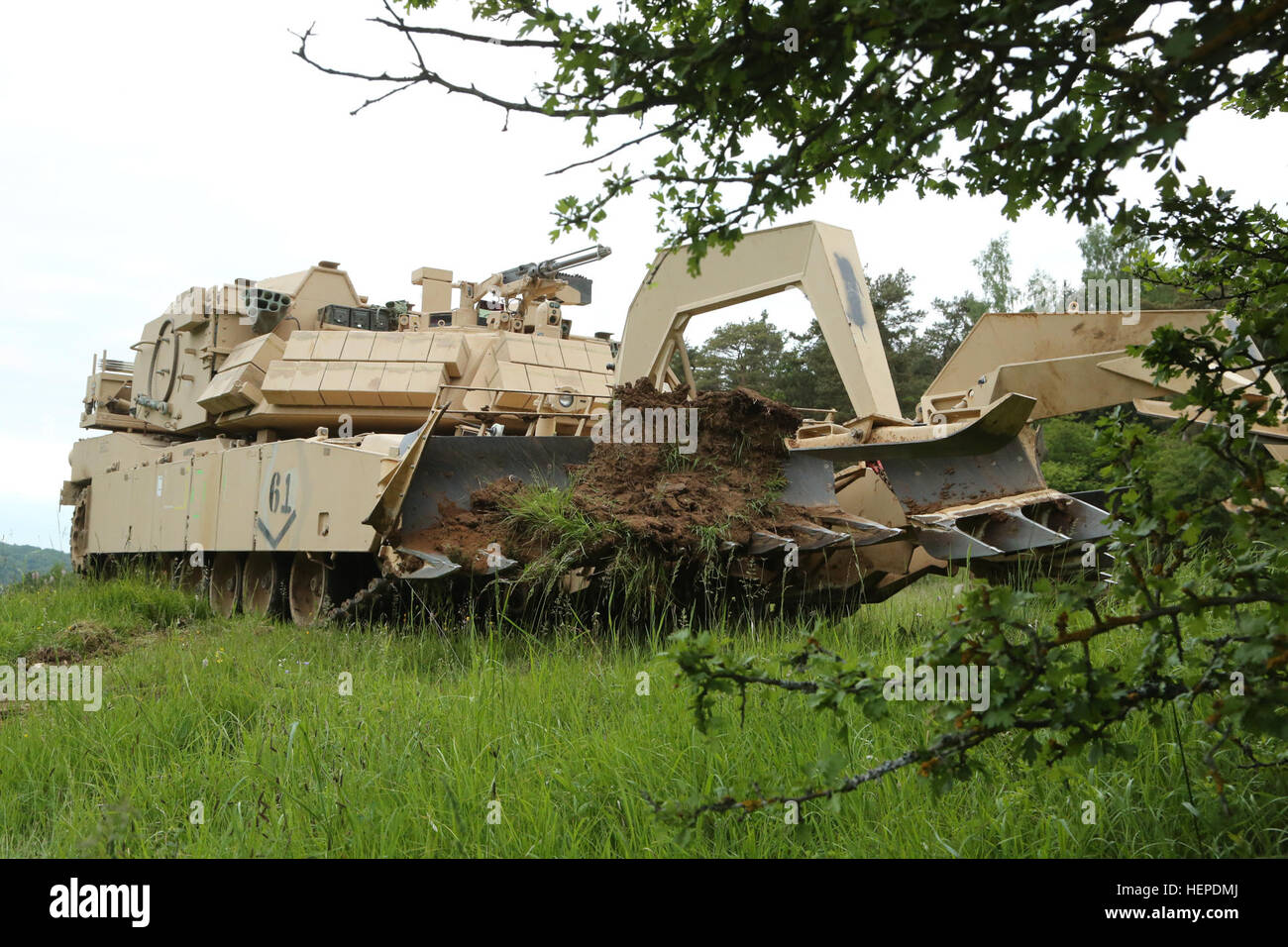M1 assault breacher vehicle hi-res stock photography and images - Alamy
