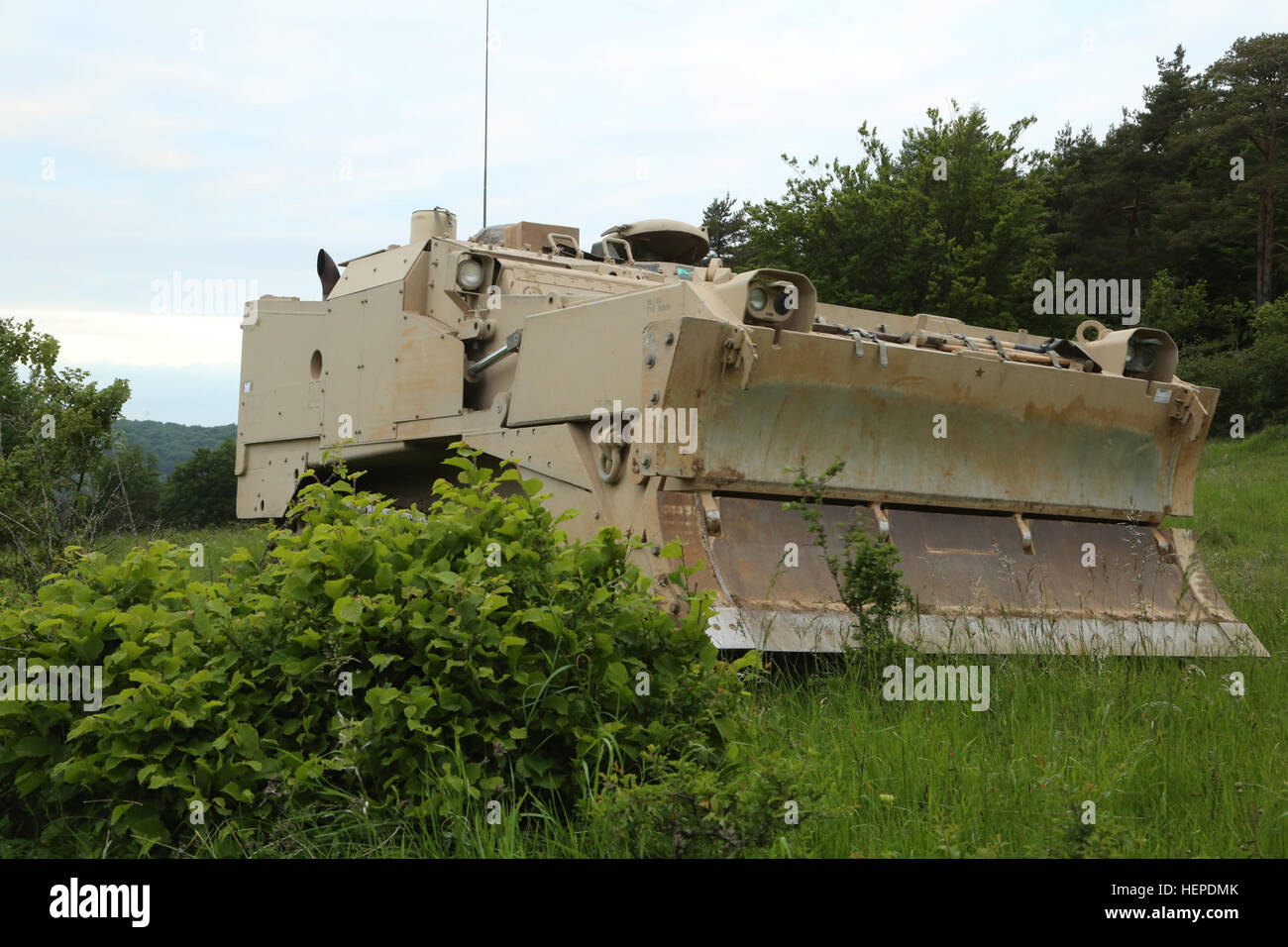 M9 armored combat earthmover hi-res stock photography and images - Alamy