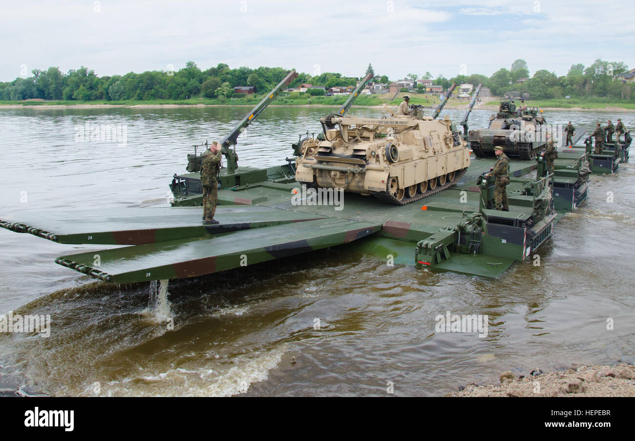Military bridging operations hi-res stock photography and images - Alamy