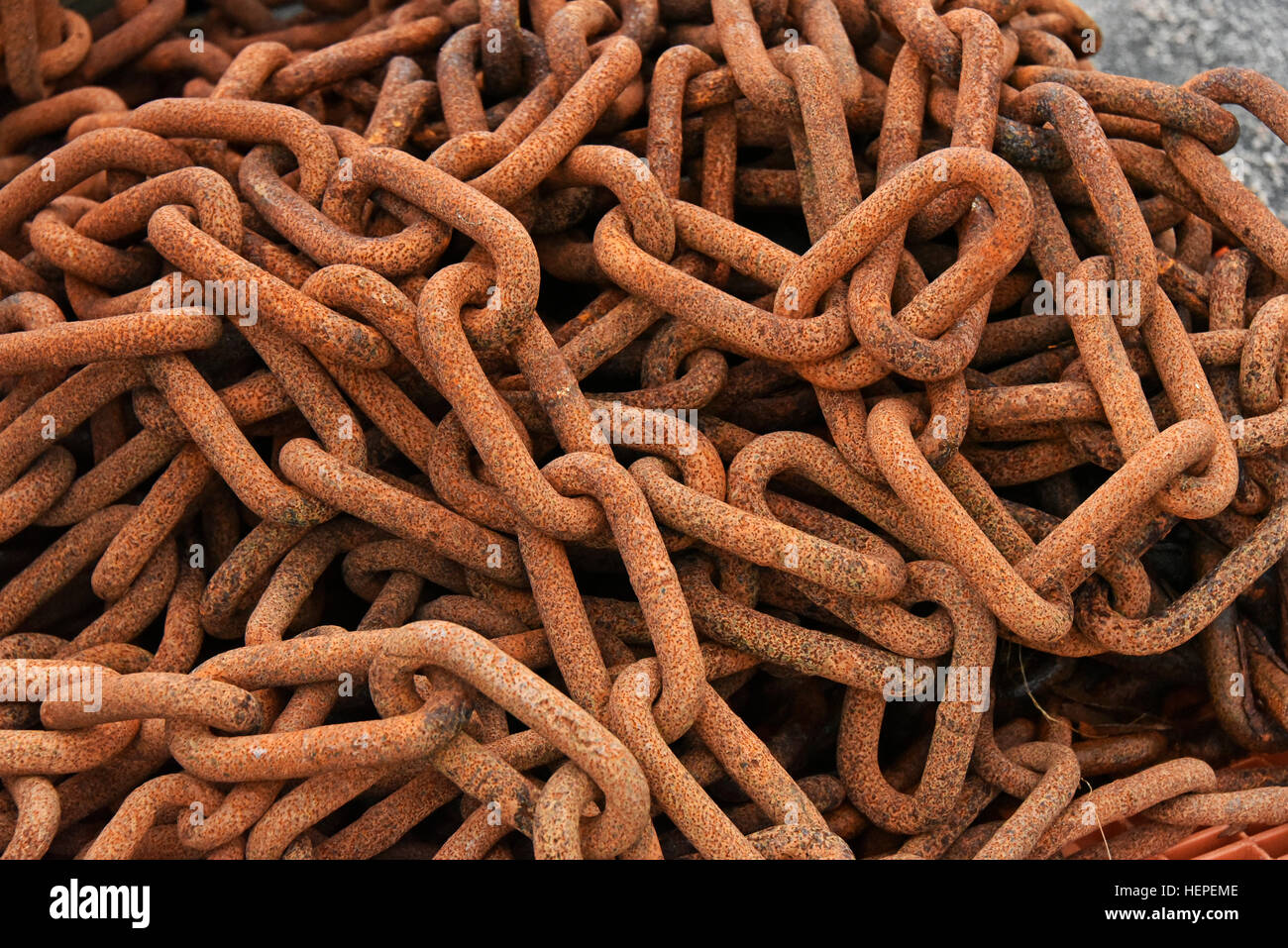 Iron chains hi-res stock photography and images - Alamy