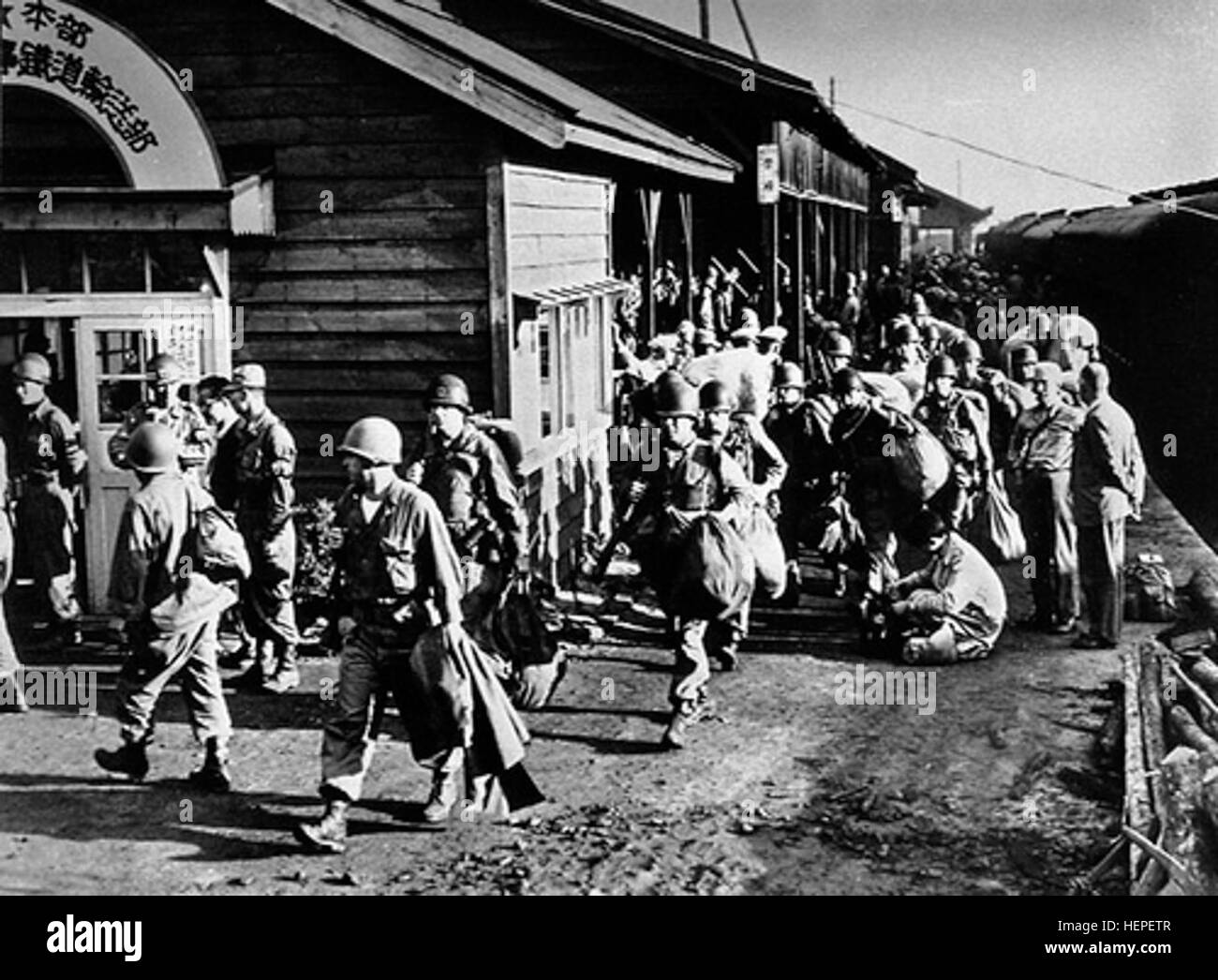 Soldiers from the 1st Battalion, 21st Infantry Regiment, "Gimlets ...