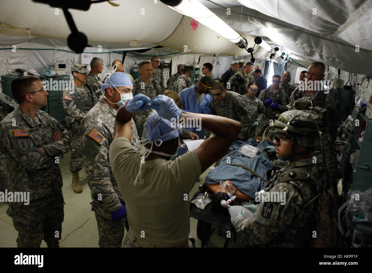 U.S. Army Reserve Soldiers with the 94th Combat Support Hospital ...