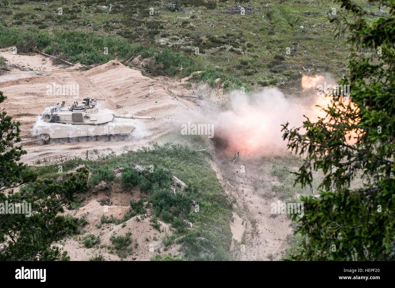 Armor Soldiers with 2nd Battalion, 7th Infantry Regiment, 1st Armored ...