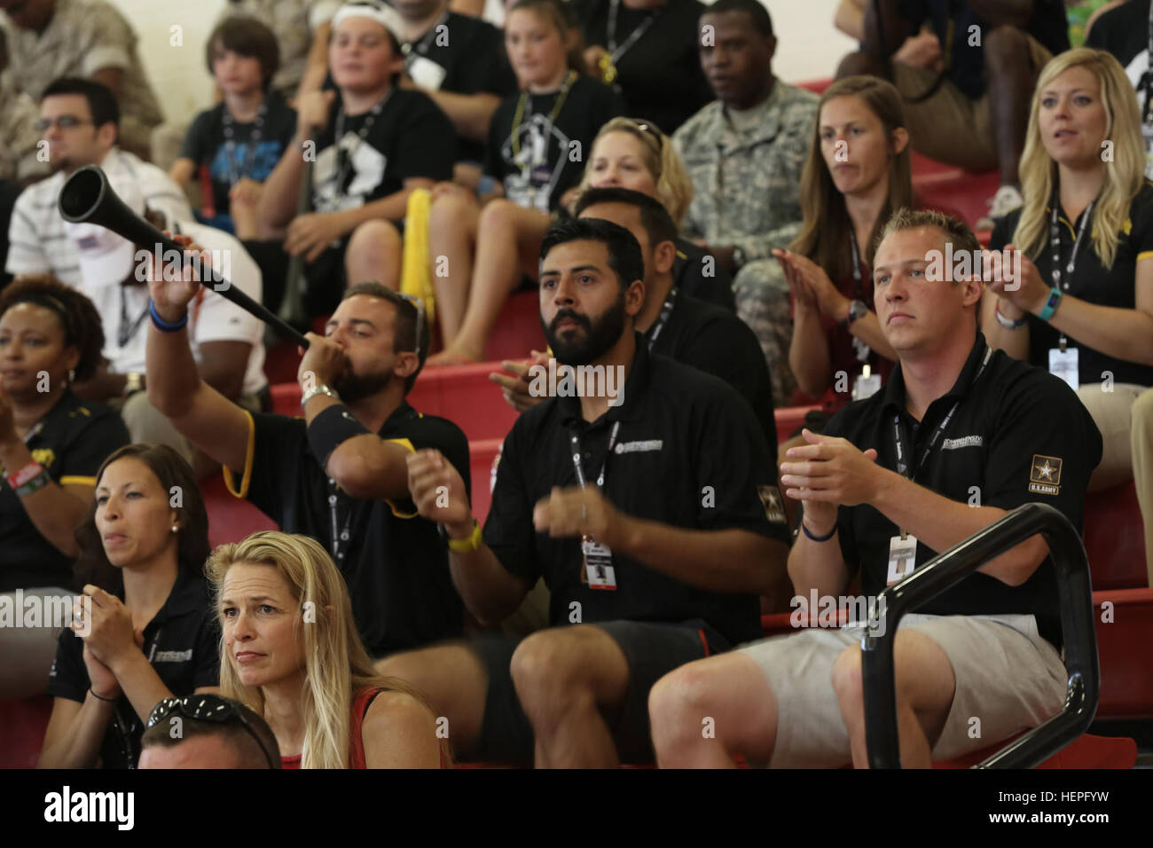 Team army athletes cheer hi-res stock photography and images - Alamy