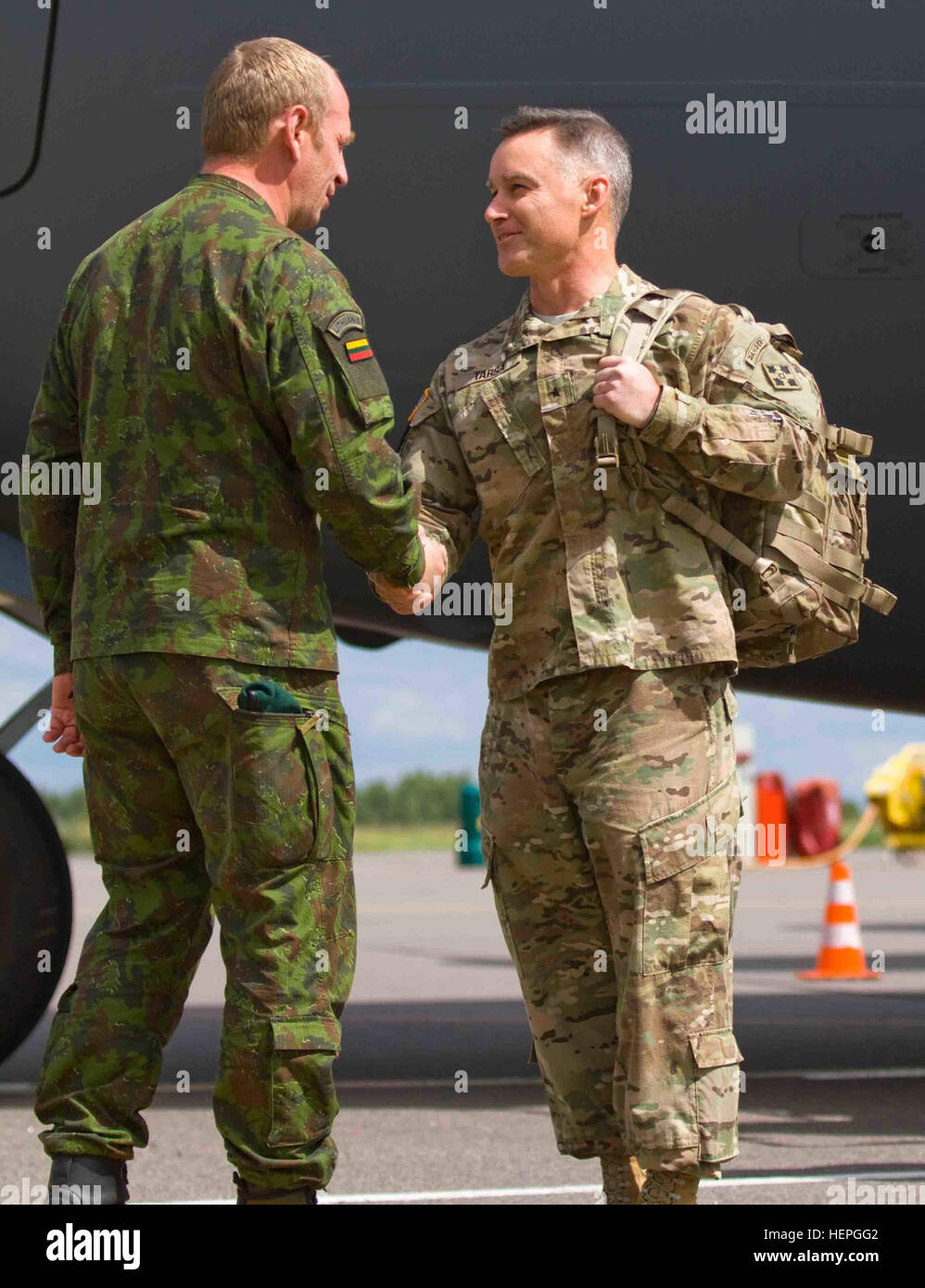 U.S. Army 4th Infantry Division Mission Command Element arrives at ...
