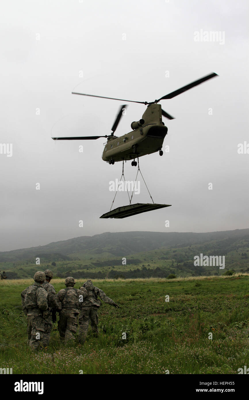 Rapidly emplaced bridge system hi-res stock photography and images - Alamy