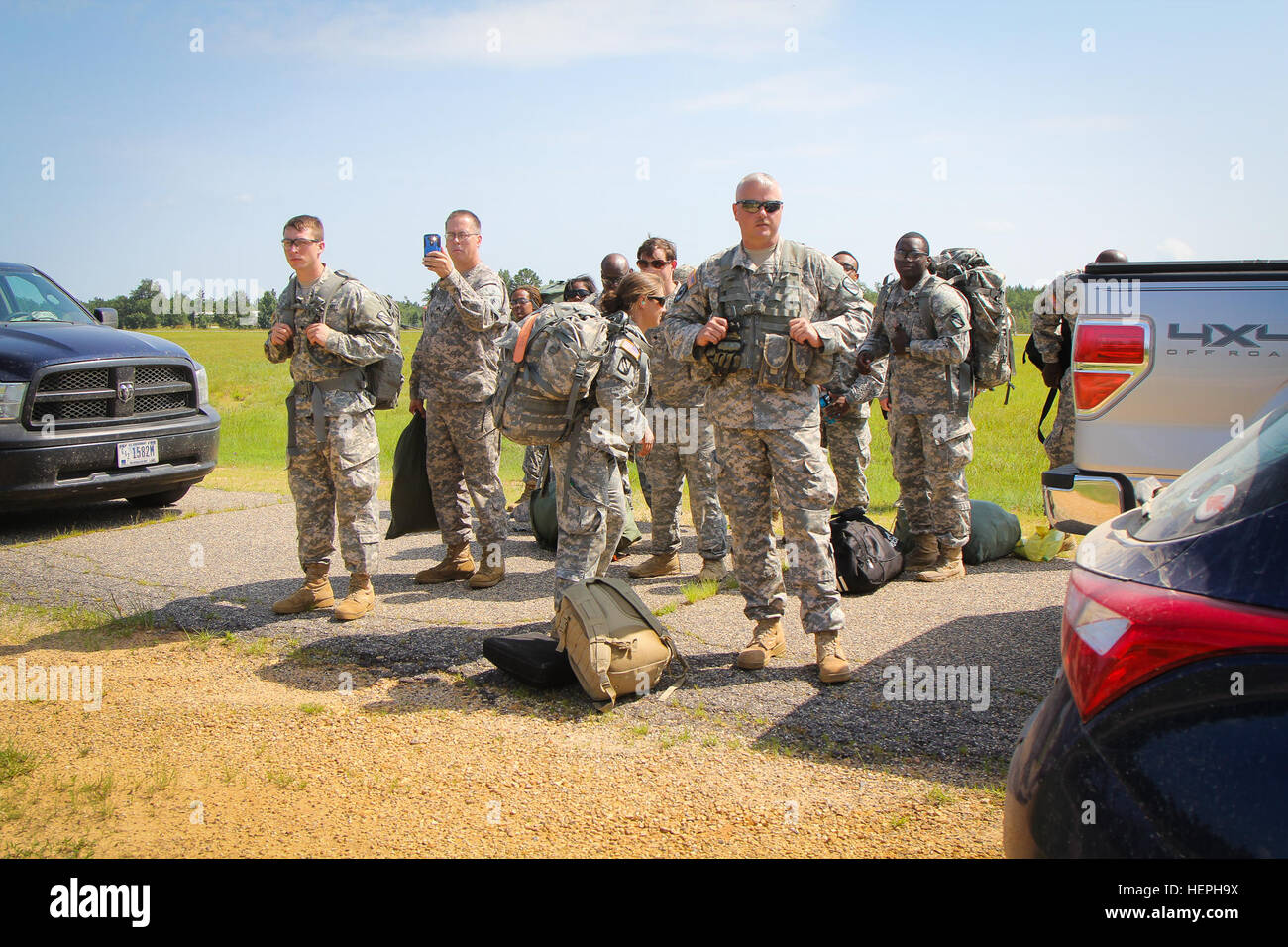 Soldiers of the 155th Headquarters Headquarters Company travel back ...