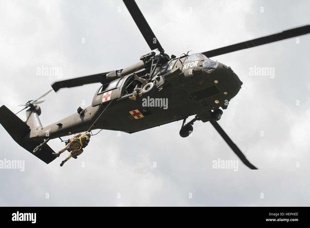A UH-60 Black Hawk helicopter lifts soldiers from the Italian Armed ...