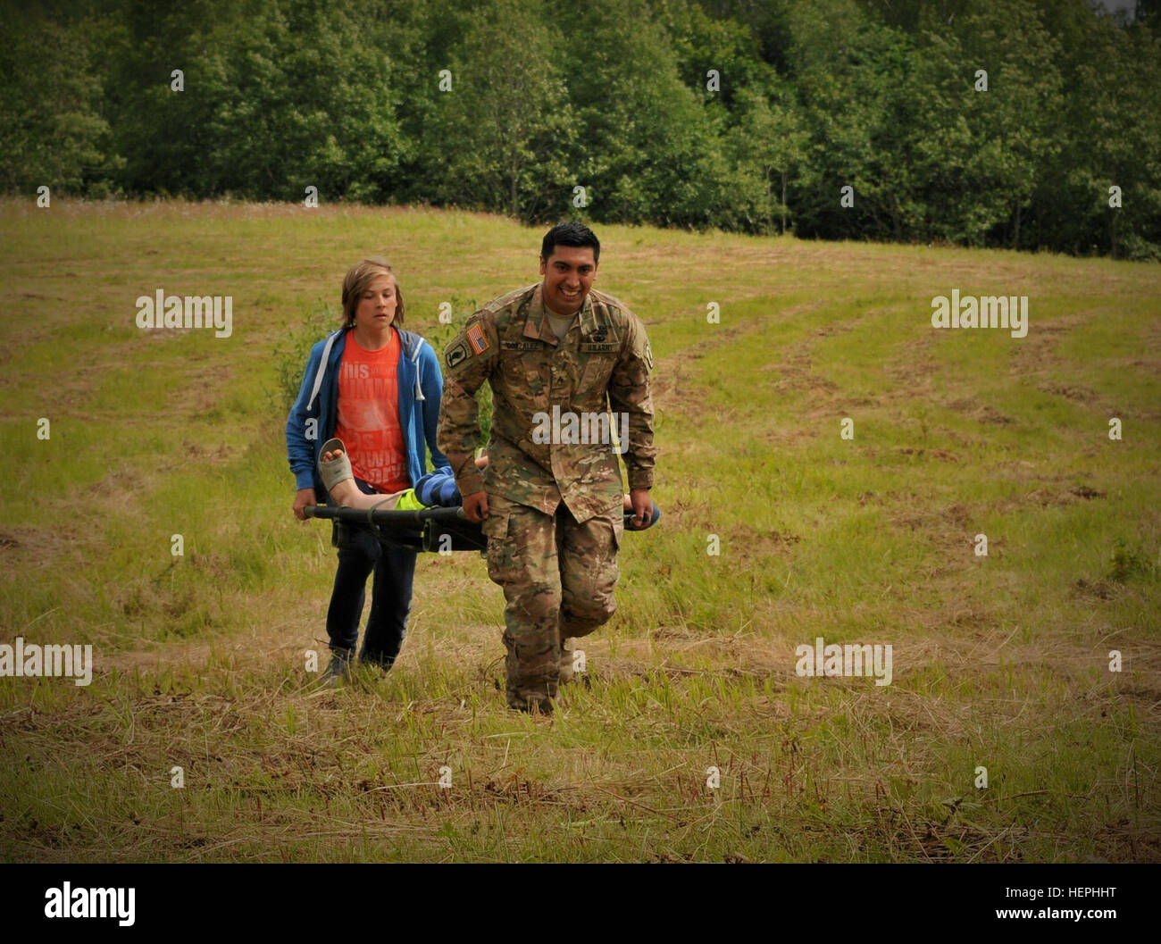 Litter carry race hi-res stock photography and images - Alamy