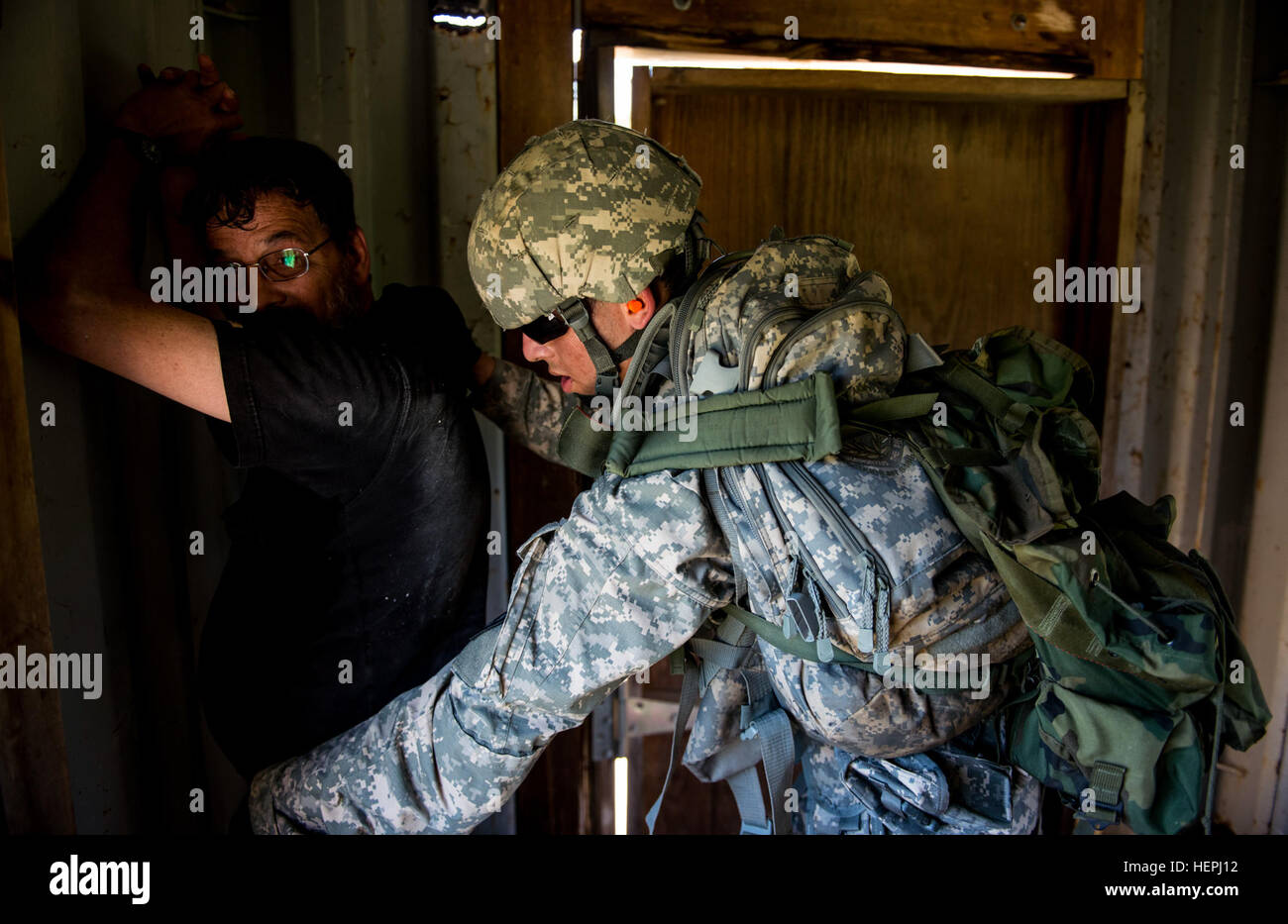 Army reserve soldiers practice hi-res stock photography and images - Alamy