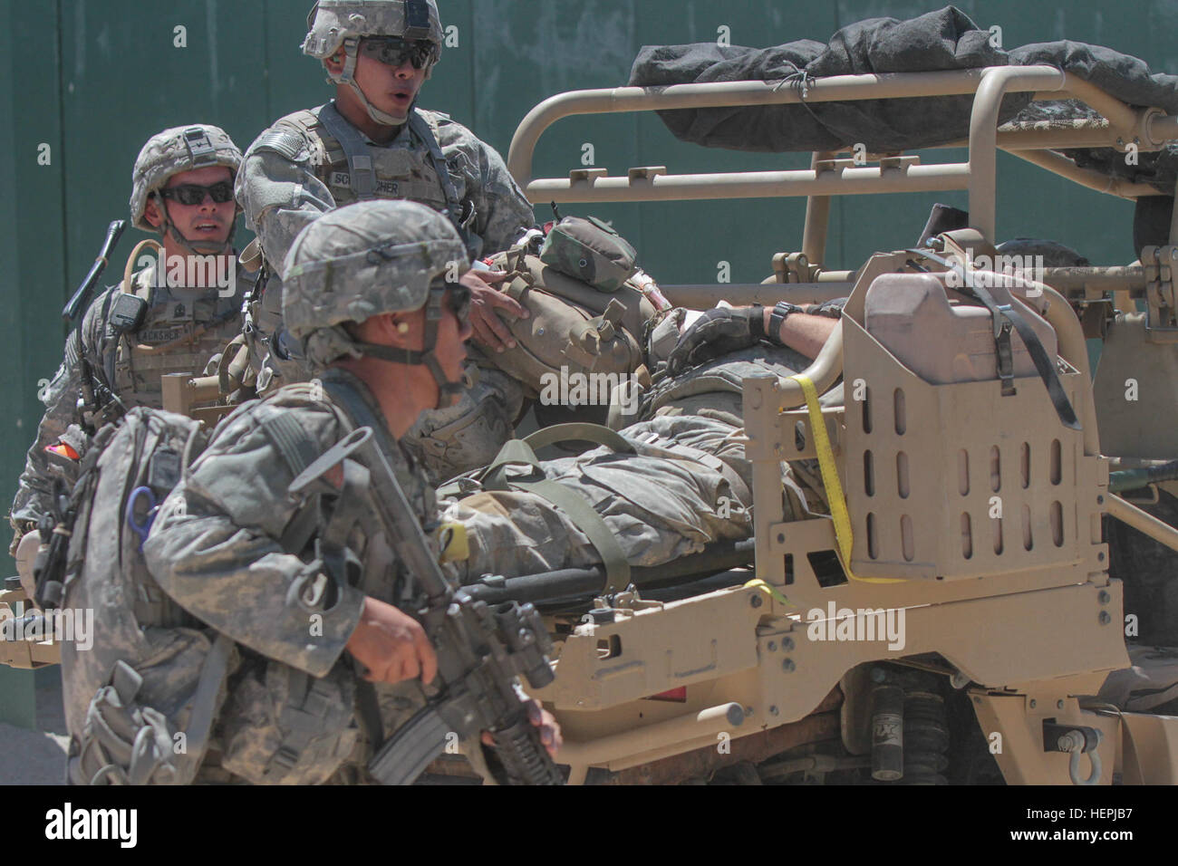Paratroopers assigned to the 1st Battalion, 325th Airborne Infantry ...
