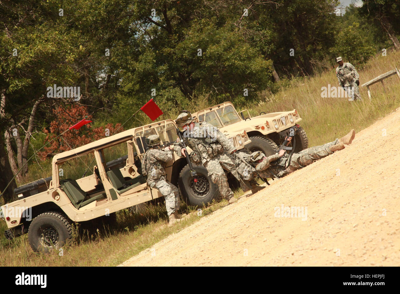 U.S. Army Soldiers with the 824th Quarter Master Company (Heavy Airdrop ...