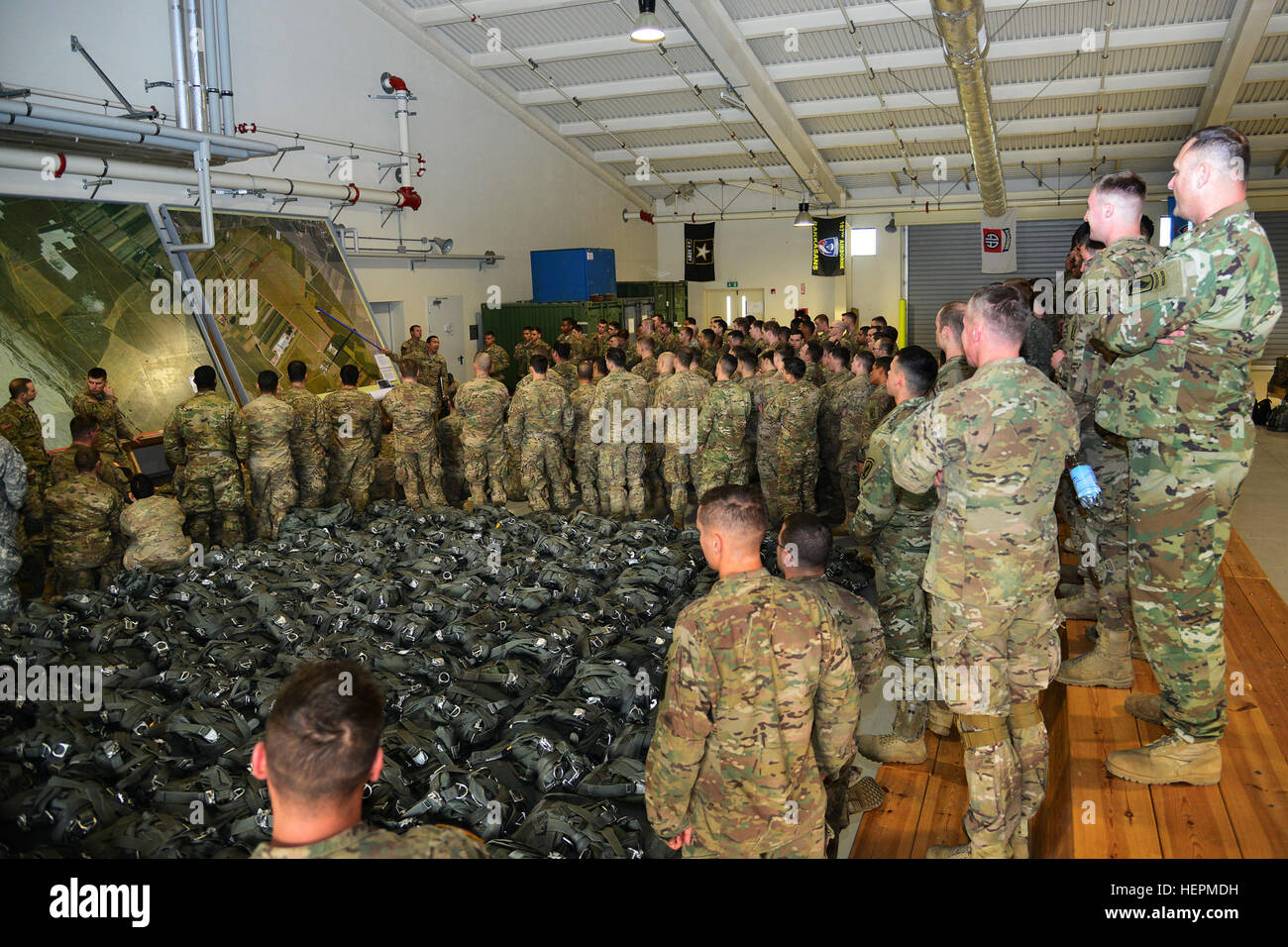 U.S. paratroopers assigned to the 1st Battalion, 503rd Infantry ...