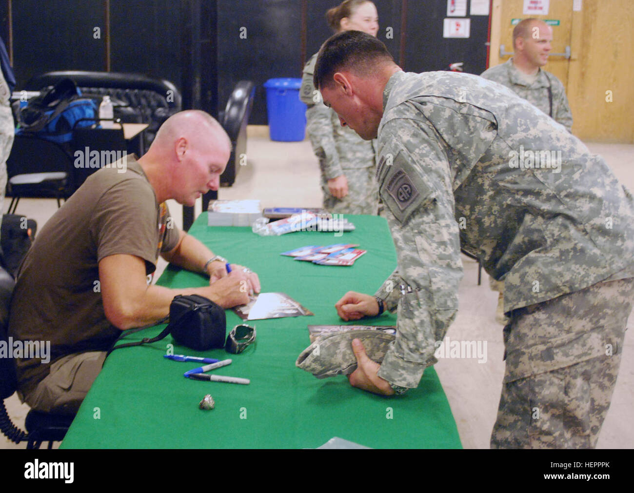 Major league baseball players in army hi-res stock photography and ...