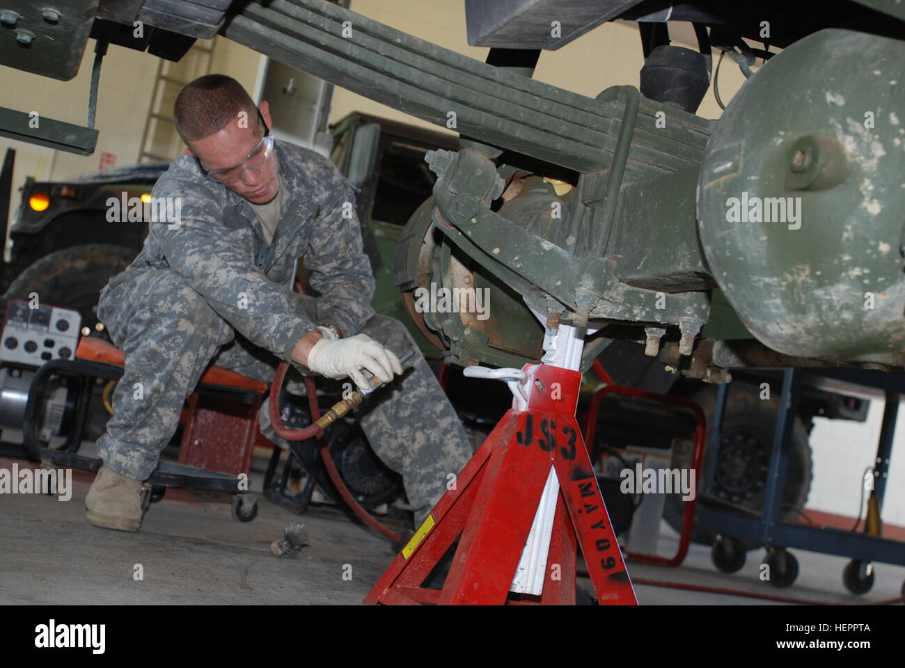 Wheeled Vehicle Mechanic Stock Photos & Wheeled Vehicle Mechanic Stock ...