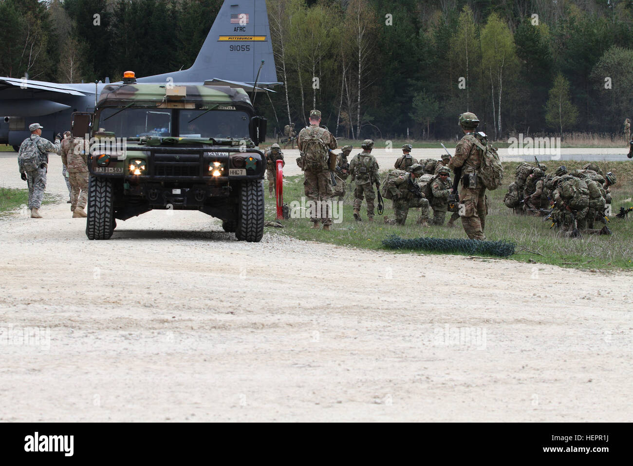 Soldiers from the 173rd Airborne Airborne Brigade out of Vicenza, Italy ...