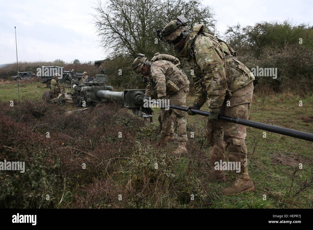 U.S. Soldiers of 4th Battalion, 319th Airborne Field Artillery Regiment ...