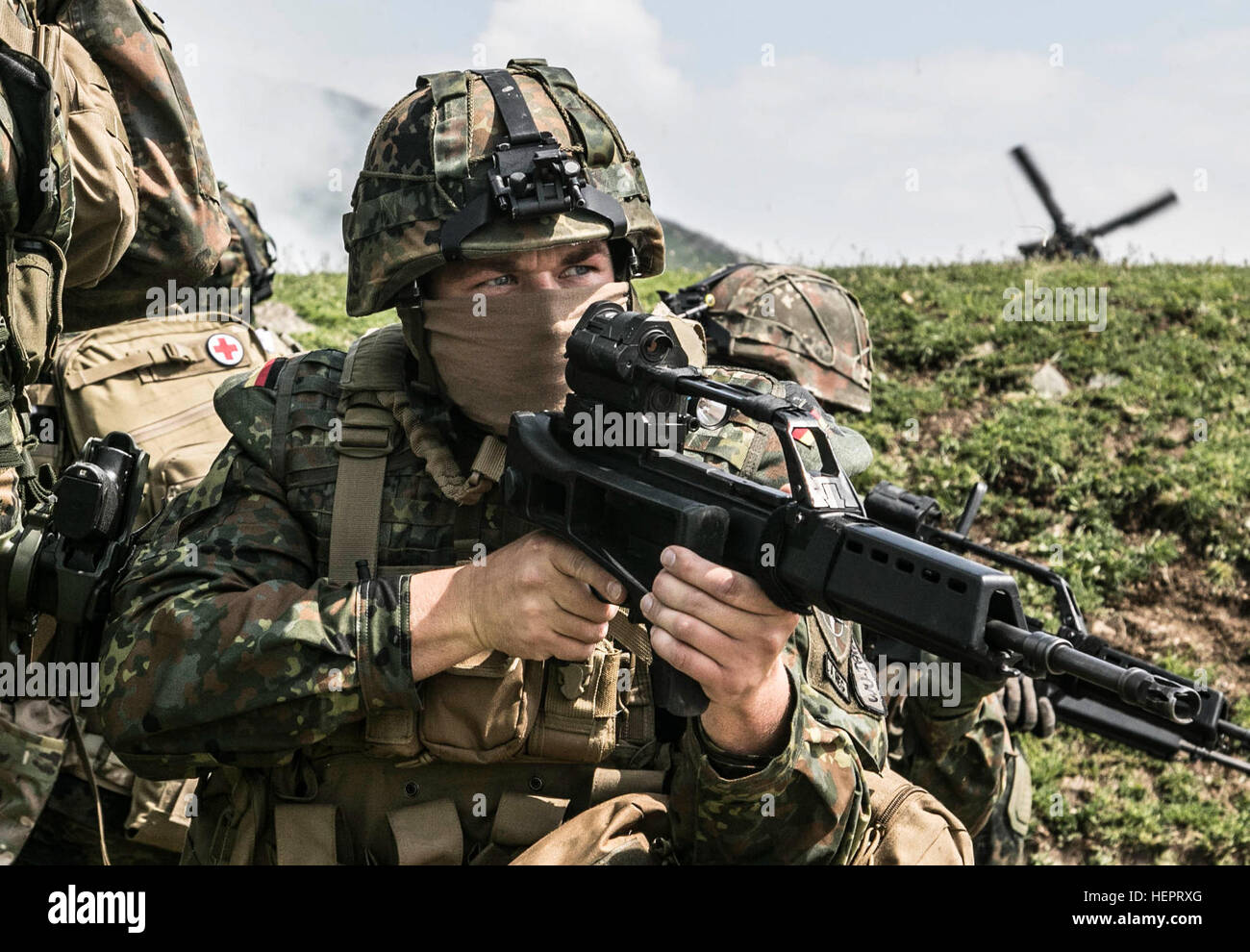 Kfor nato 1999 hi-res stock photography and images - Alamy