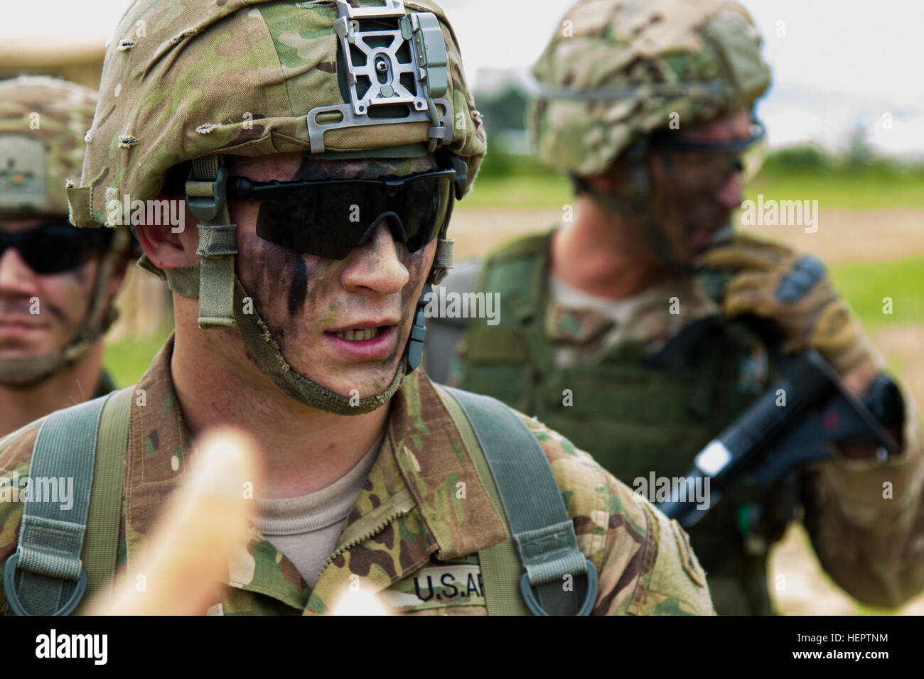 2nd Battalion, 325 Airborne Infantry Regiment scouts take a quick ...