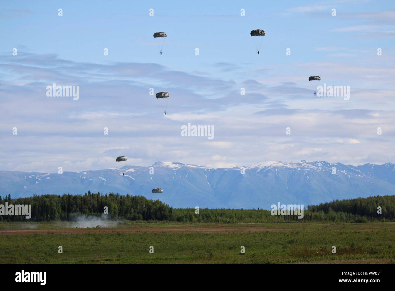 Paratroopers with 4th Infantry Brigade Combat Team (Airborne), 25th ...