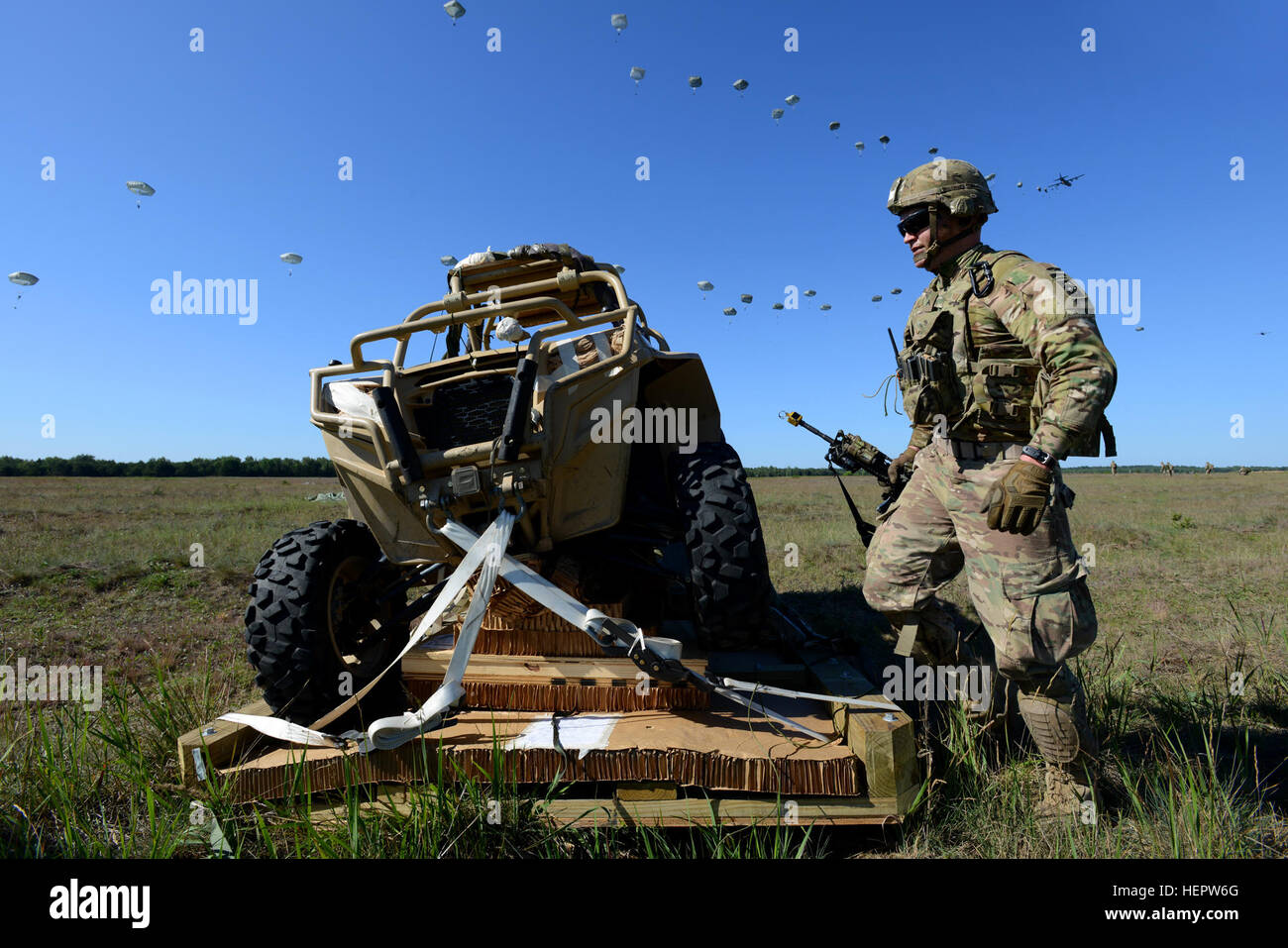 Forcible entry capability soldier hi-res stock photography and images ...