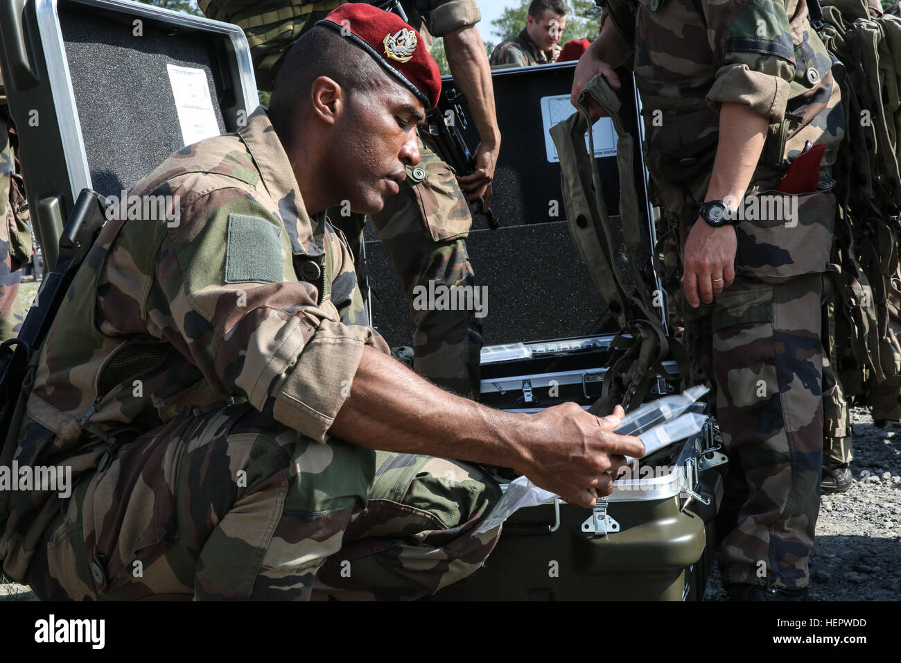 French soldiers of the 17th Parachute Engineer Regiment prepare ...