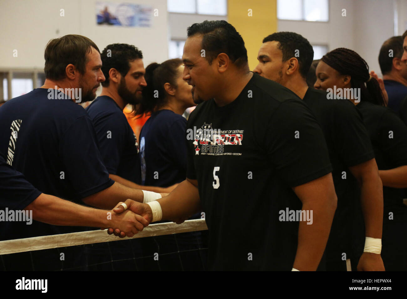 Team army volleyball players hi-res stock photography and images - Alamy