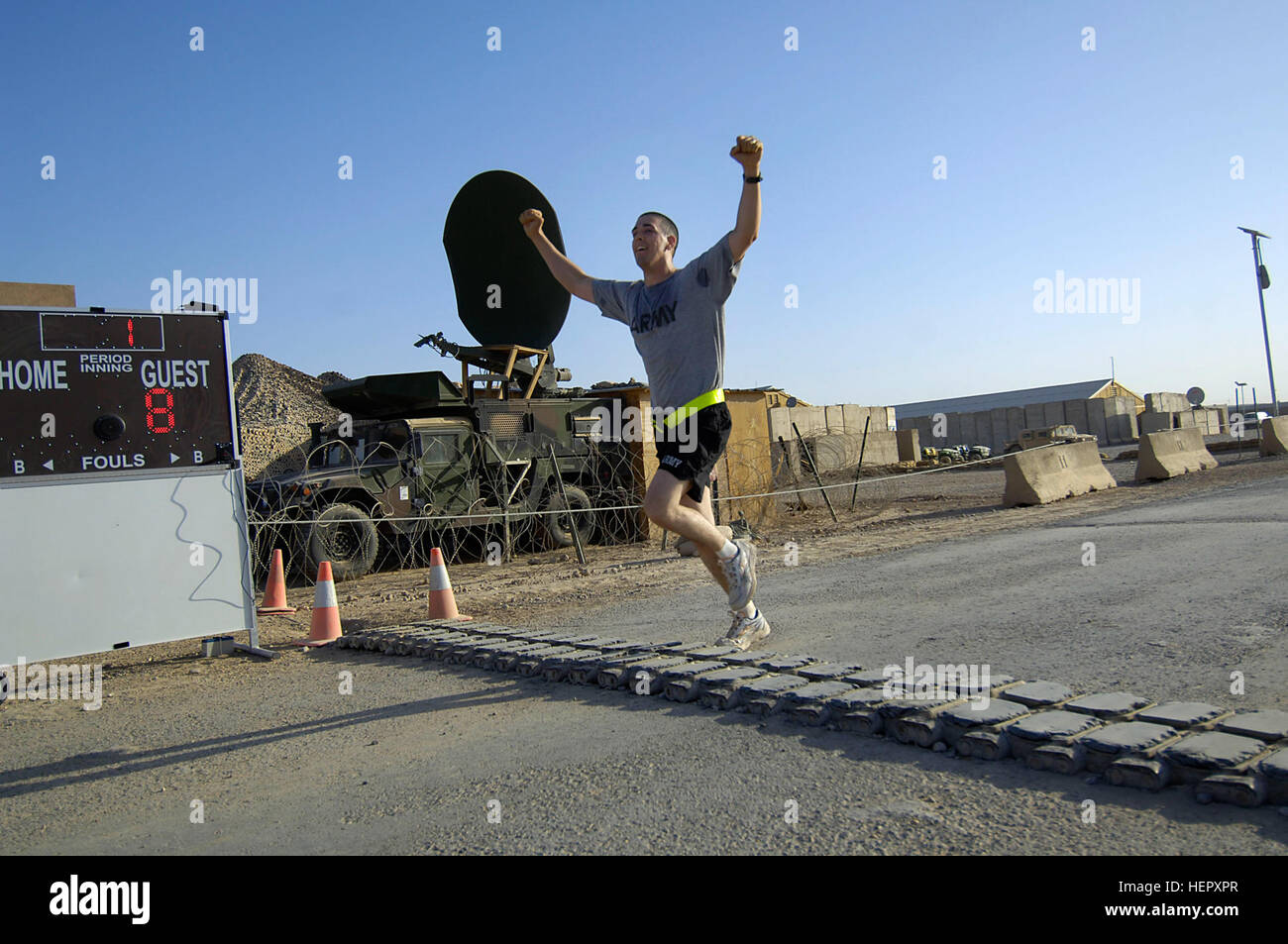 A U.S. soldiers from 2nd Brigade Combat Team, 1st Armored Division ...