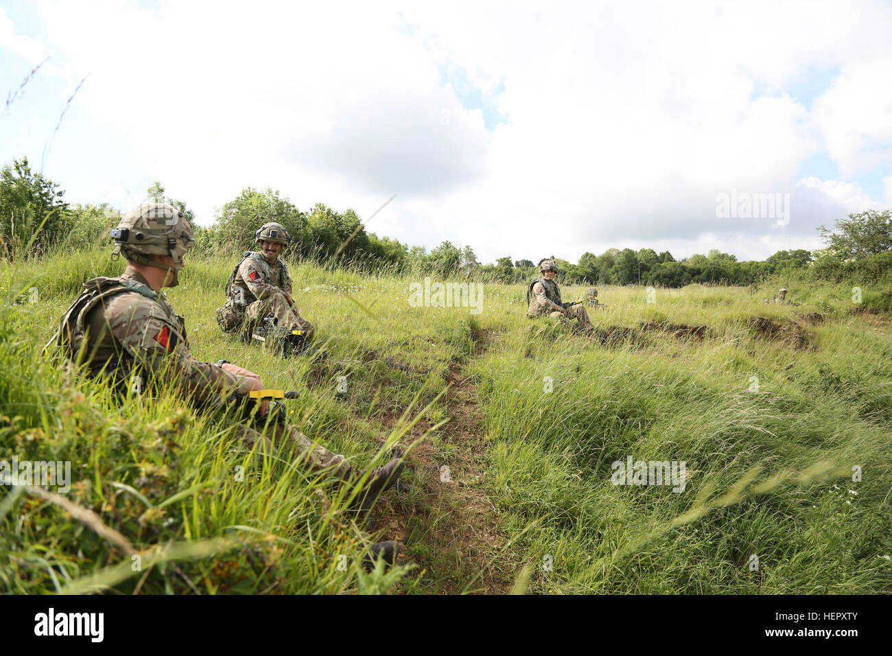 British soldiers of Airborne Combined Joint Expeditionary Force scan ...