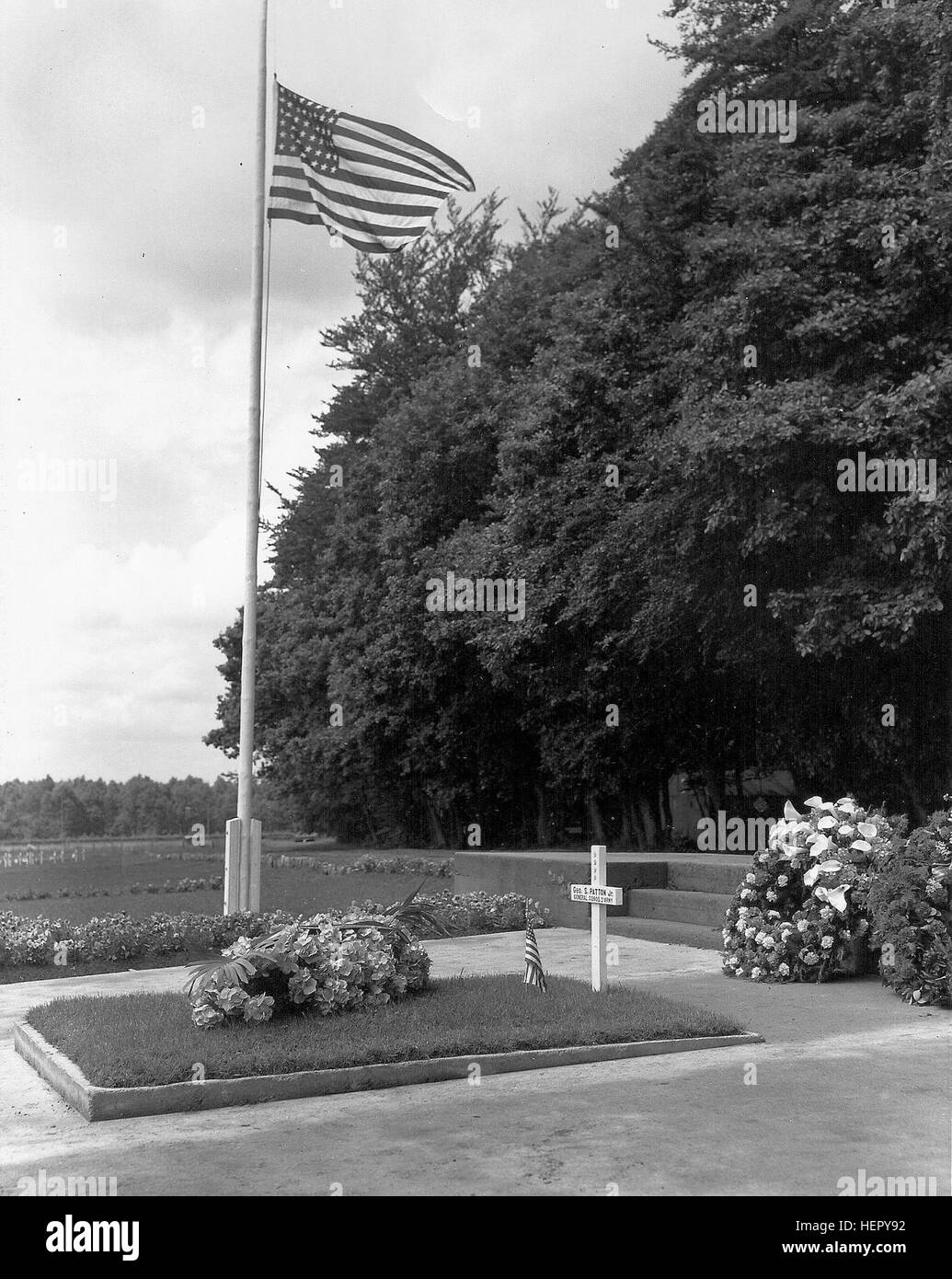 Gravesite of Gen. George Patton at the American Army Cemetery in Hamm ...