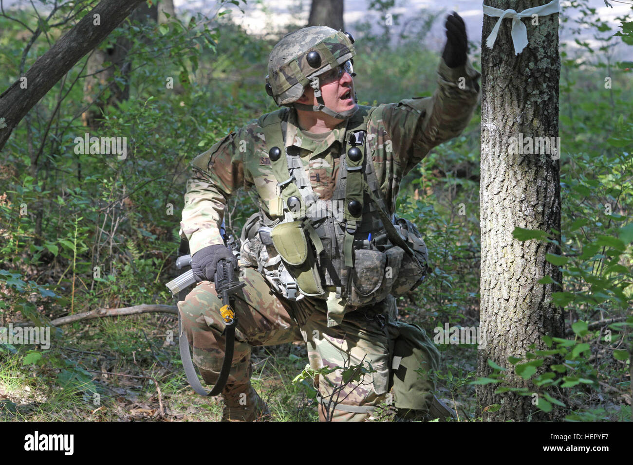A U.S. Army Reserve Soldier from the 327th Engineer Company, 397th ...