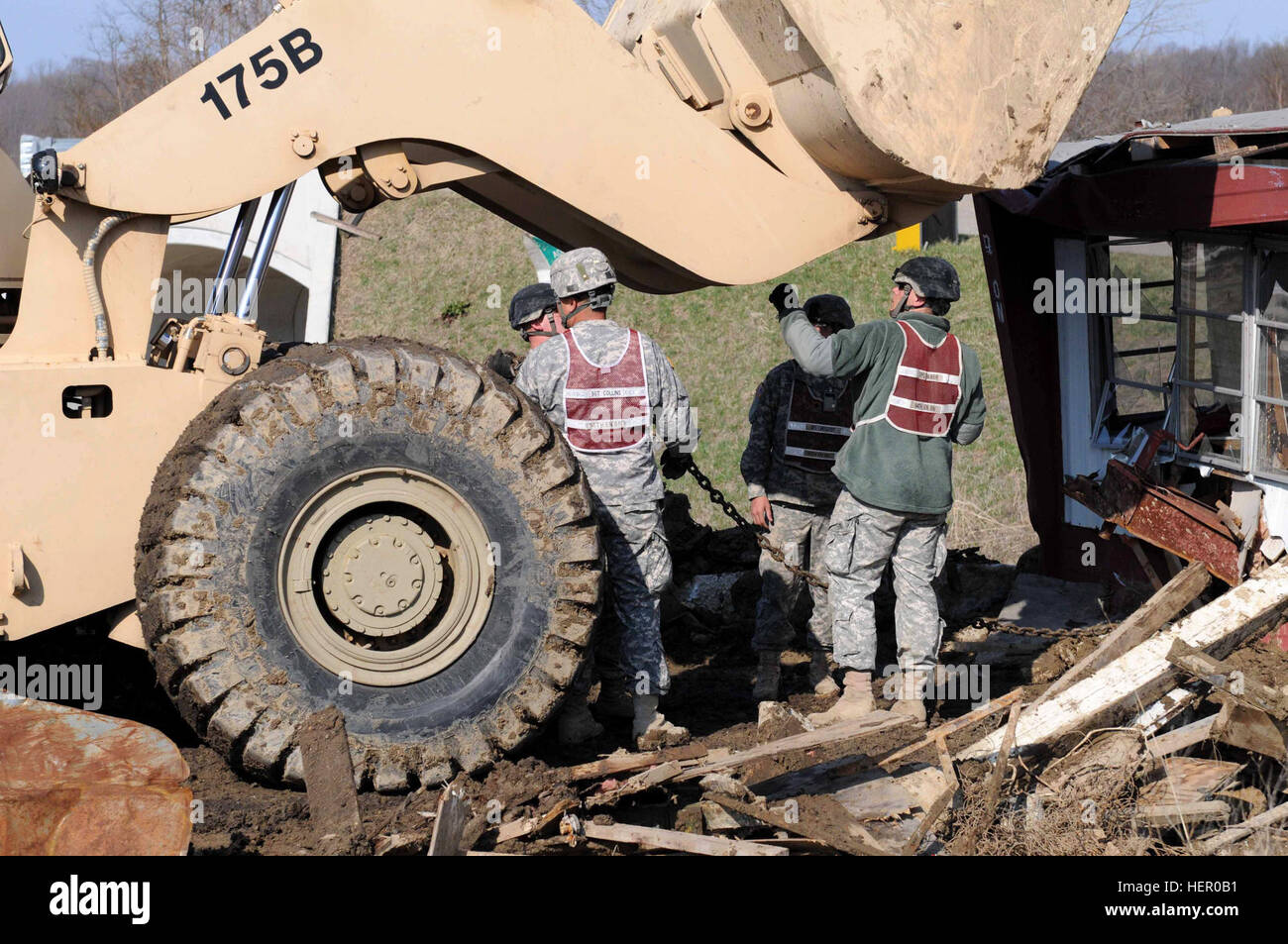 Army engineers of the 77th Engineer Company, from Fort Leonard Wood, Mo ...